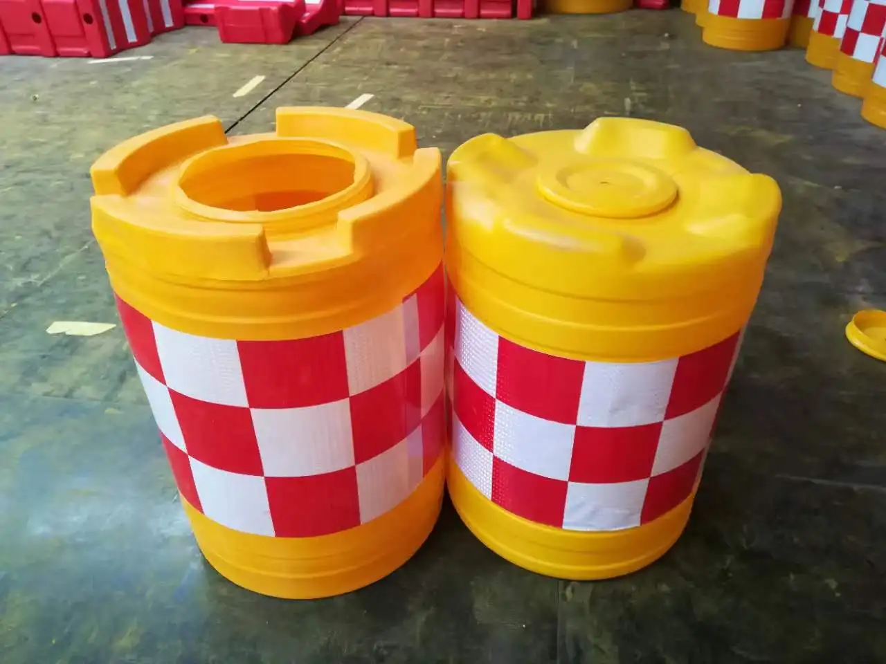 Benc Water-fillable Plastic Traffic Warning Barriers Durable Safety ...