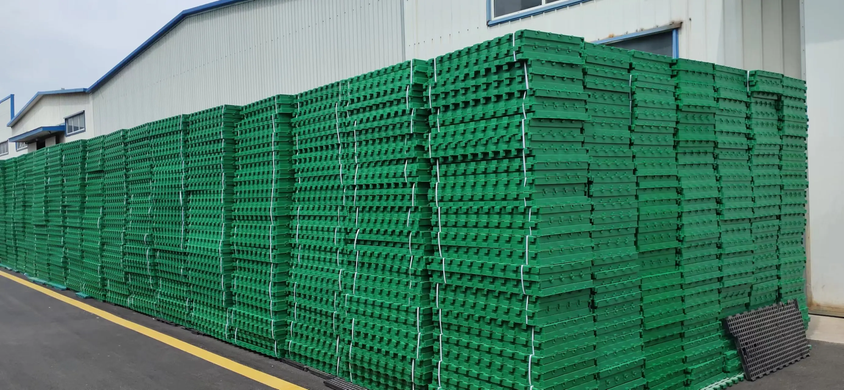 Plastic Pallets for Goat Farm / High Strength Double Grids Plastic ...