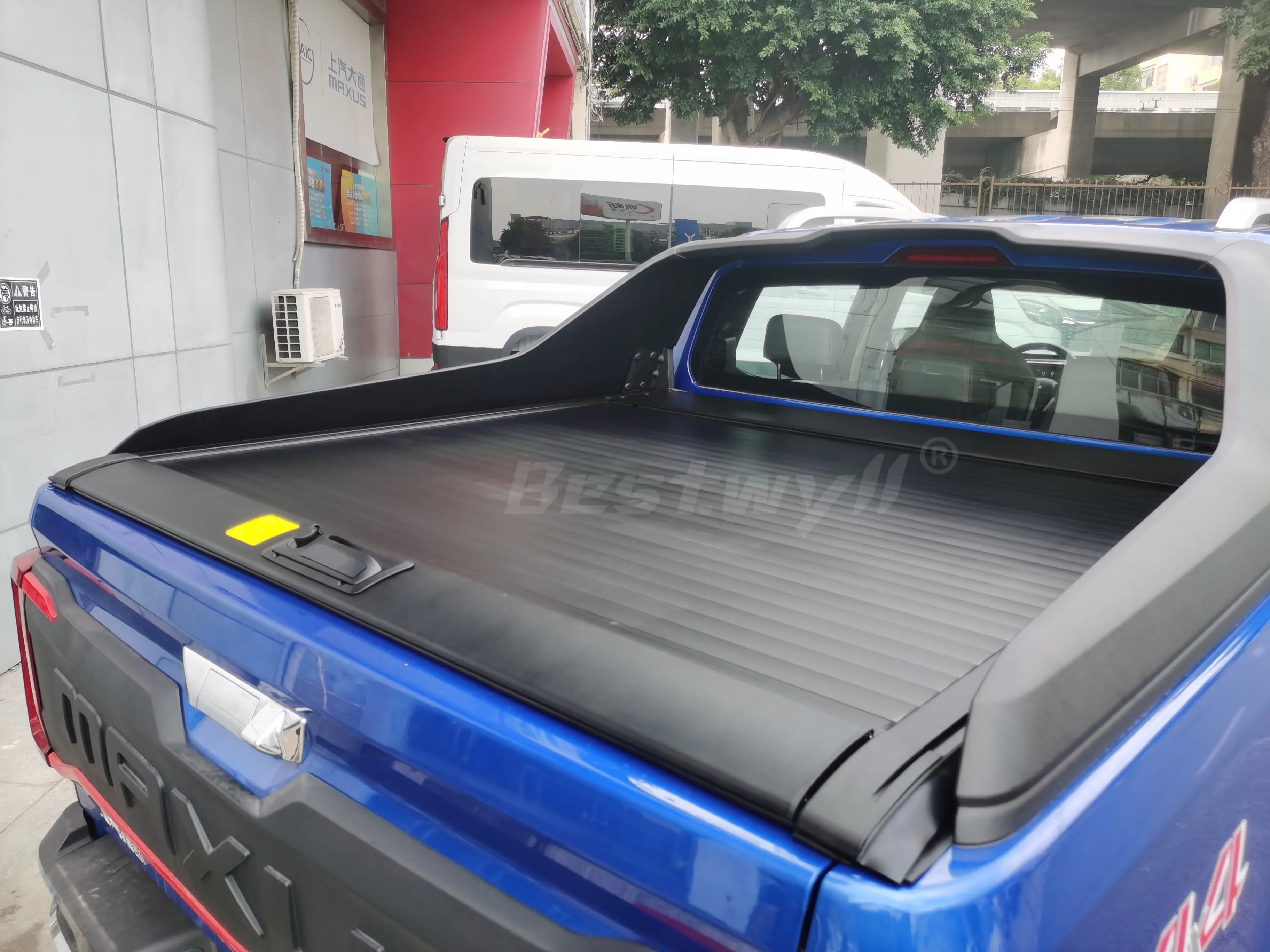 LDV Maxus Tonneau Covers - Durable & Retractable Solutions