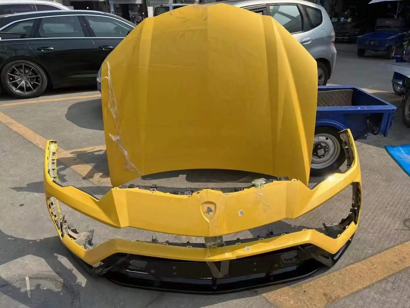 Original Used Front Bumper for Lamborghini URUS - OEM Replacement Parts ...
