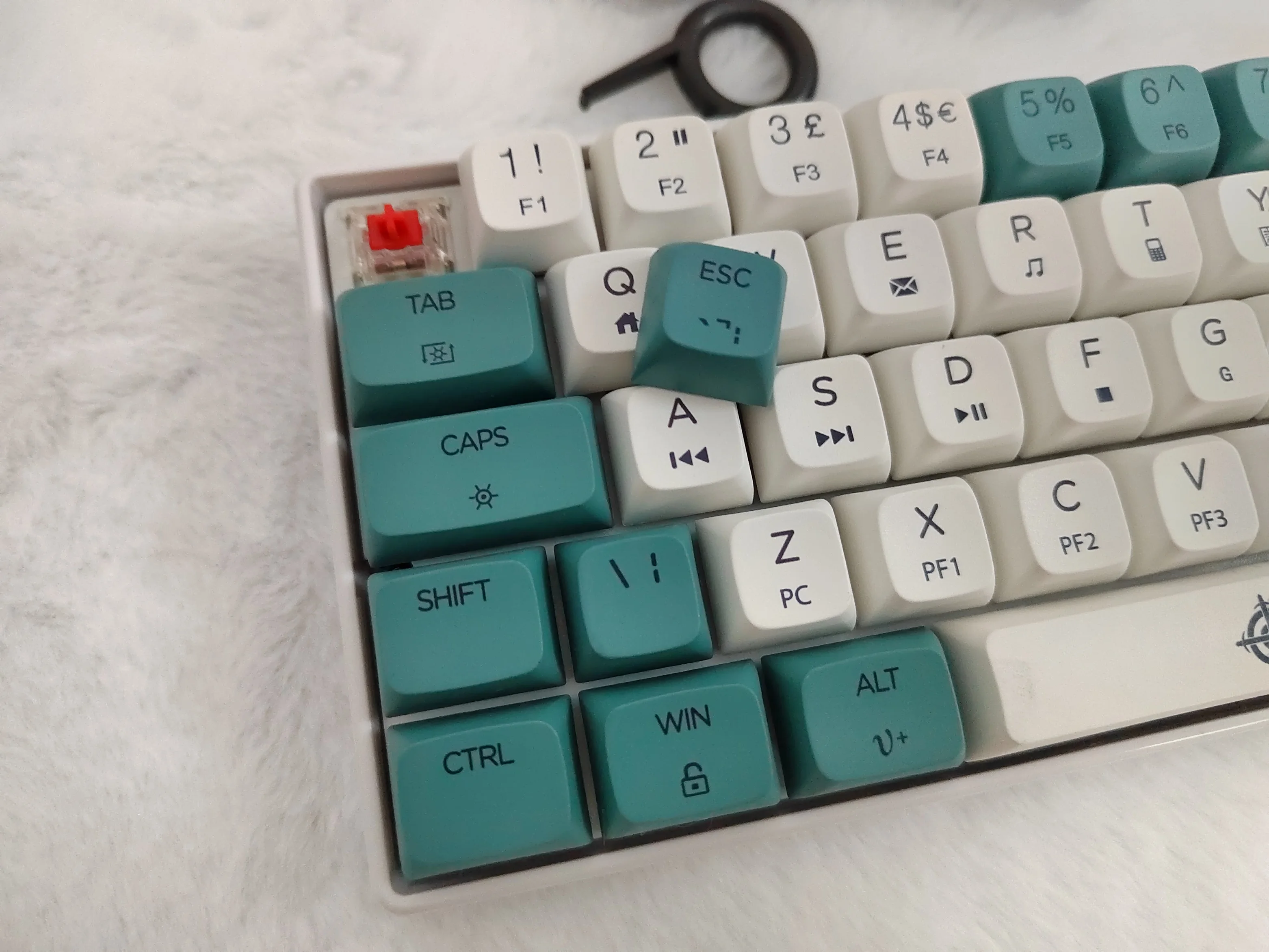 MK21 RGB Light 60% Compact Mechanical Keyboard - Wired Gaming Keyboard ...