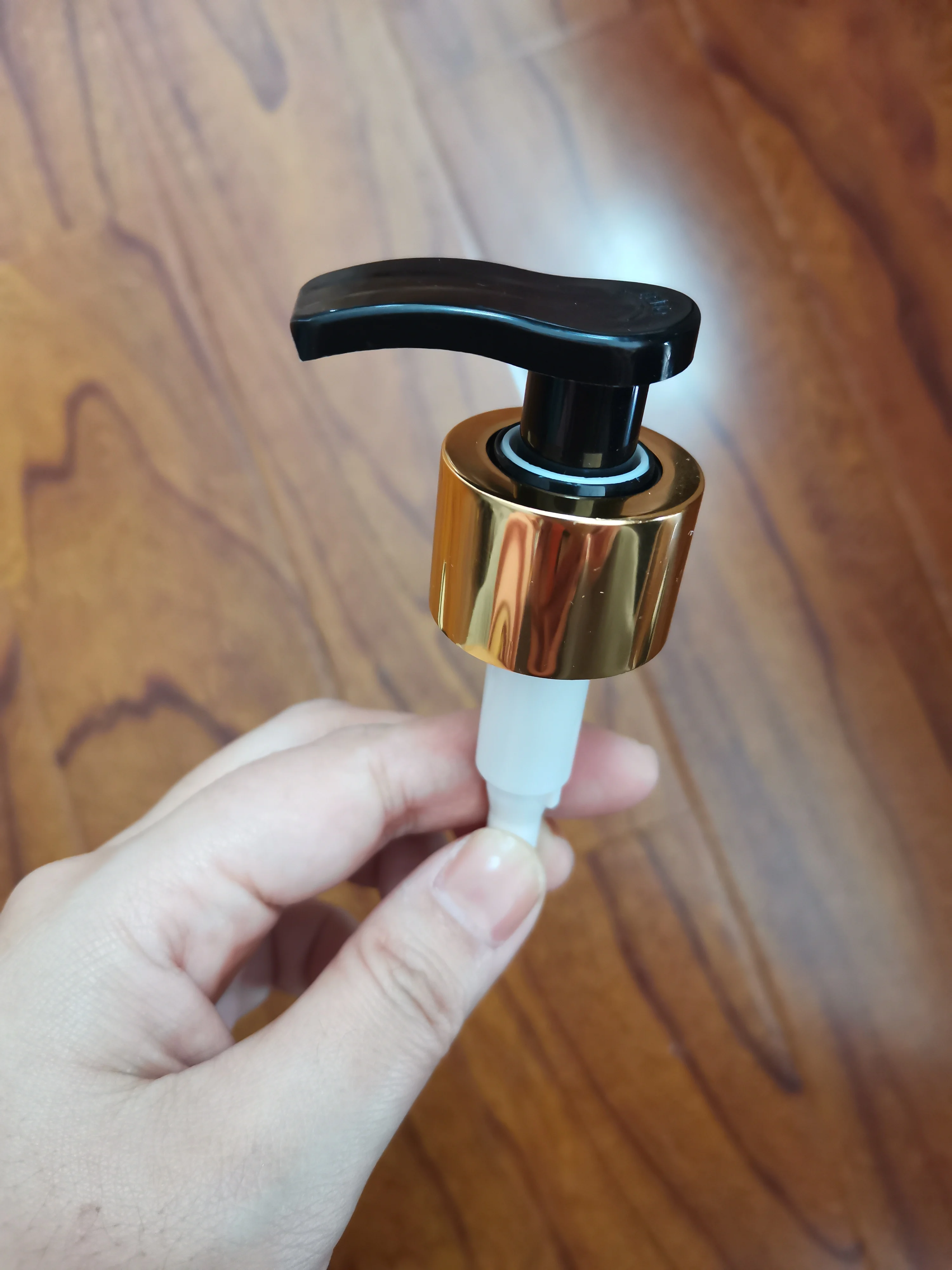 gold aluminium plastic lotion dispenser pump 24/410 Personal Care Products Gold Lotion Pump 28/ ...