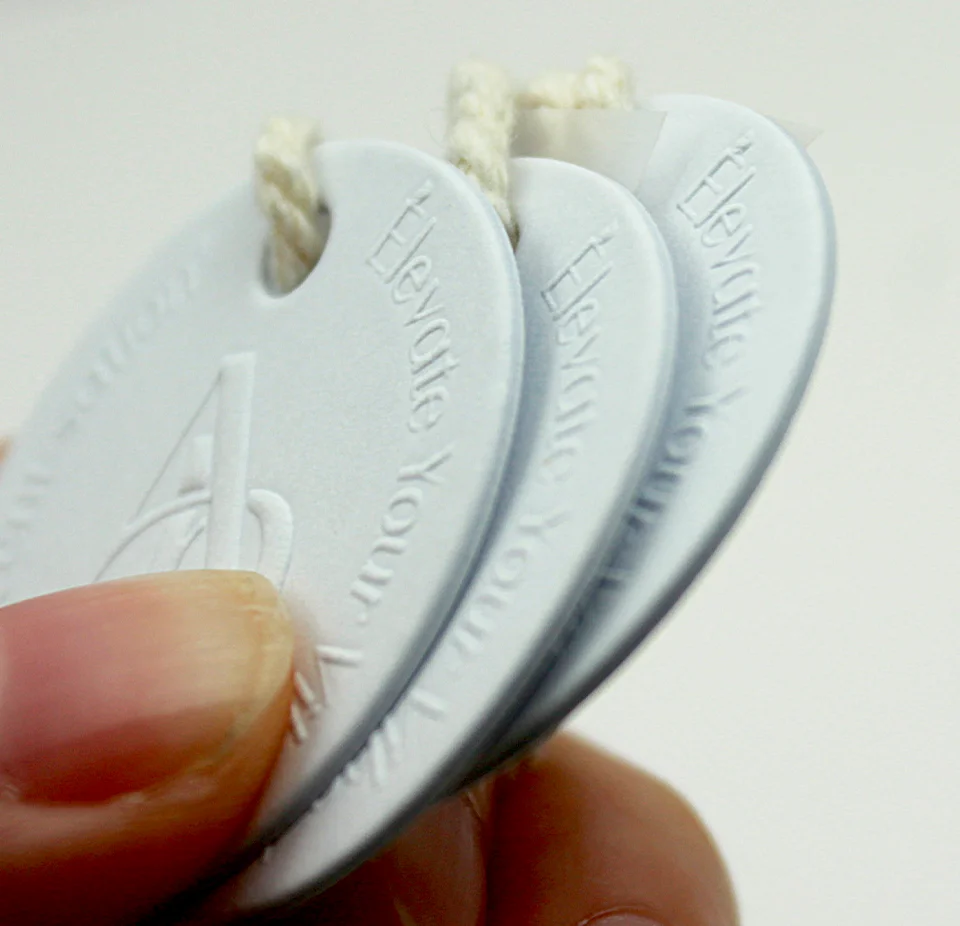 Factory Custom 3D LOGO White Paper Hang Tag Clothing Own LOGO Embossed ...