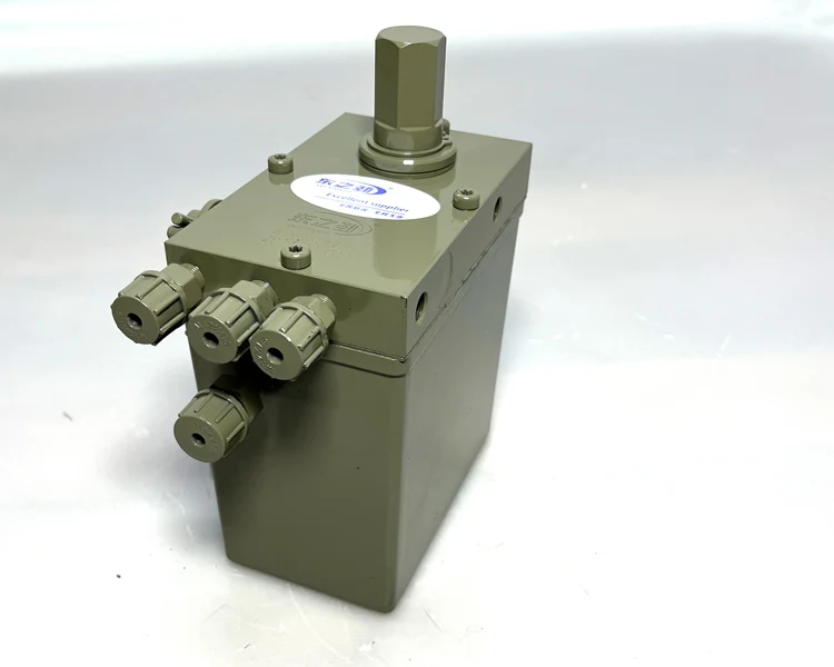 Heavy Truck Sinotruk Howo Spare Parts Hydraulic Cabin Tilting Pump For ...