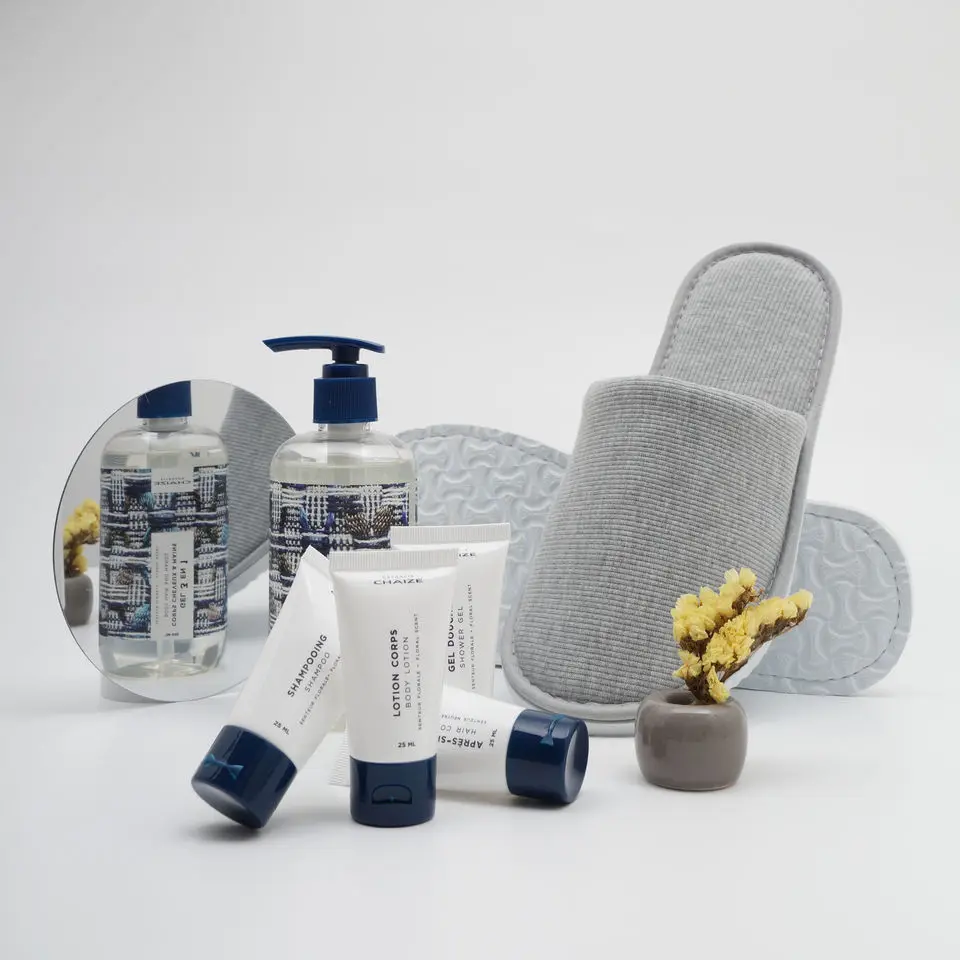 Hotel Amenities Set - Eco-Friendly Shampoo & Conditioner