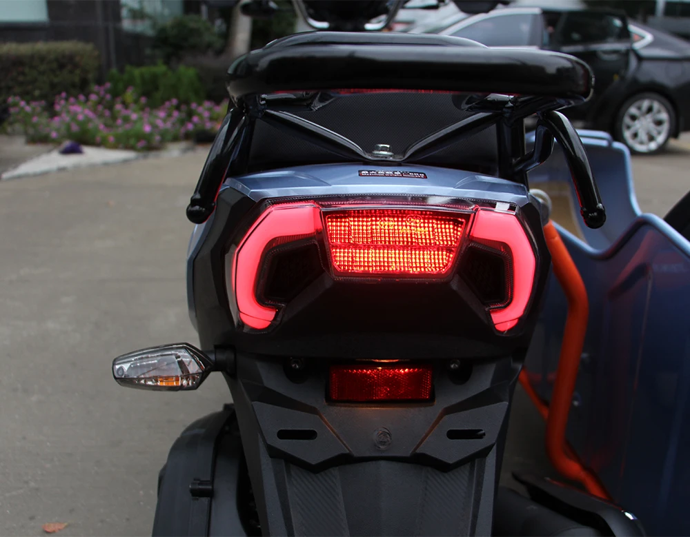 Roman Motorcycle 150cc Gasoline Scooter - Three-Wheel Adventure with ...