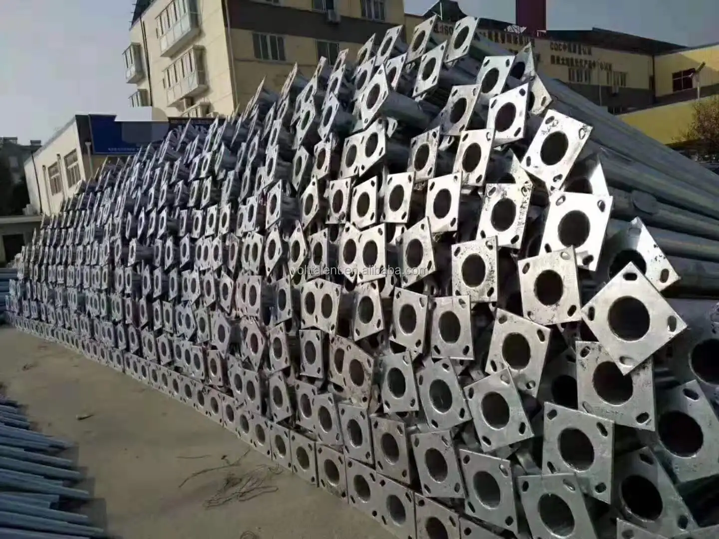 Street Light Pole High Mast Pole Pillar Post With Hot Galvanising Wire ...