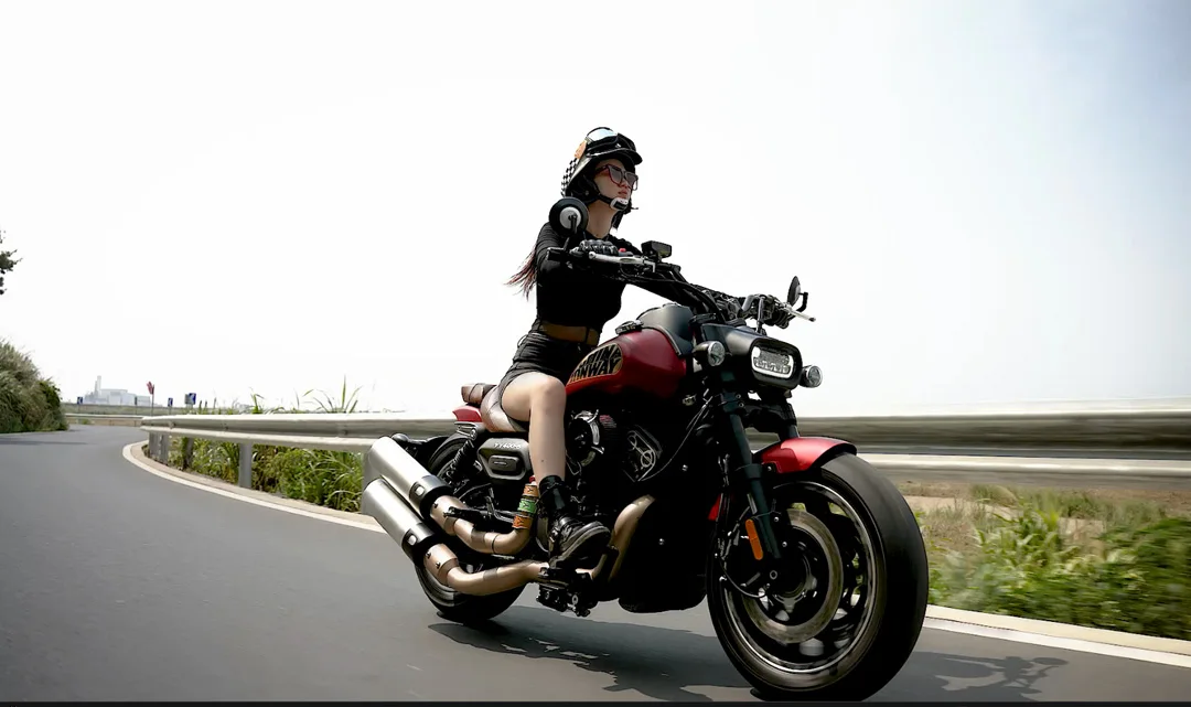 400cc V-Type Twin Cylinder Water Cooling Motorcycle for Sale