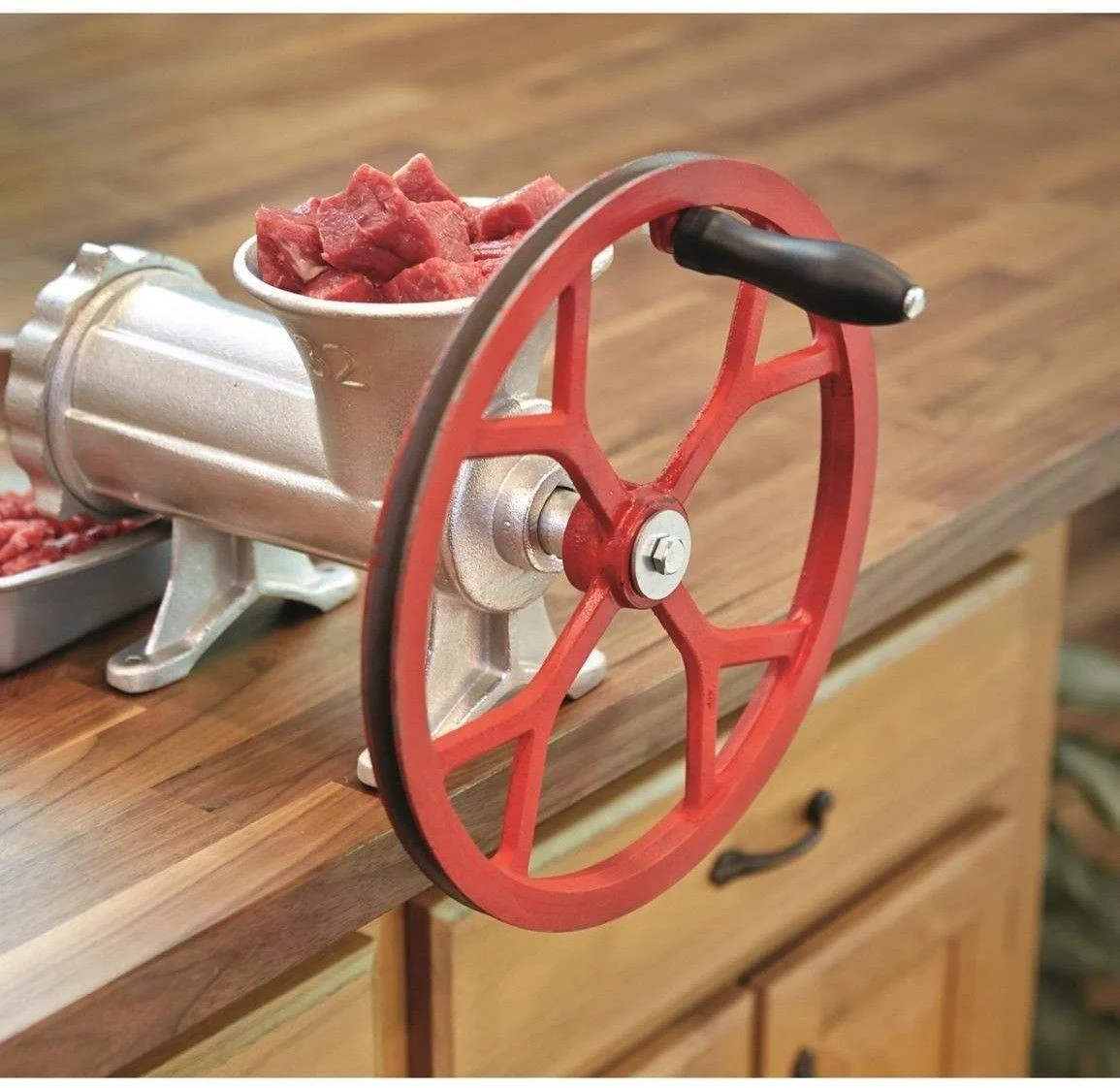 Alibaba.com: 32# Cast Iron Manual Meat Mincer, Old Fashion Design ...