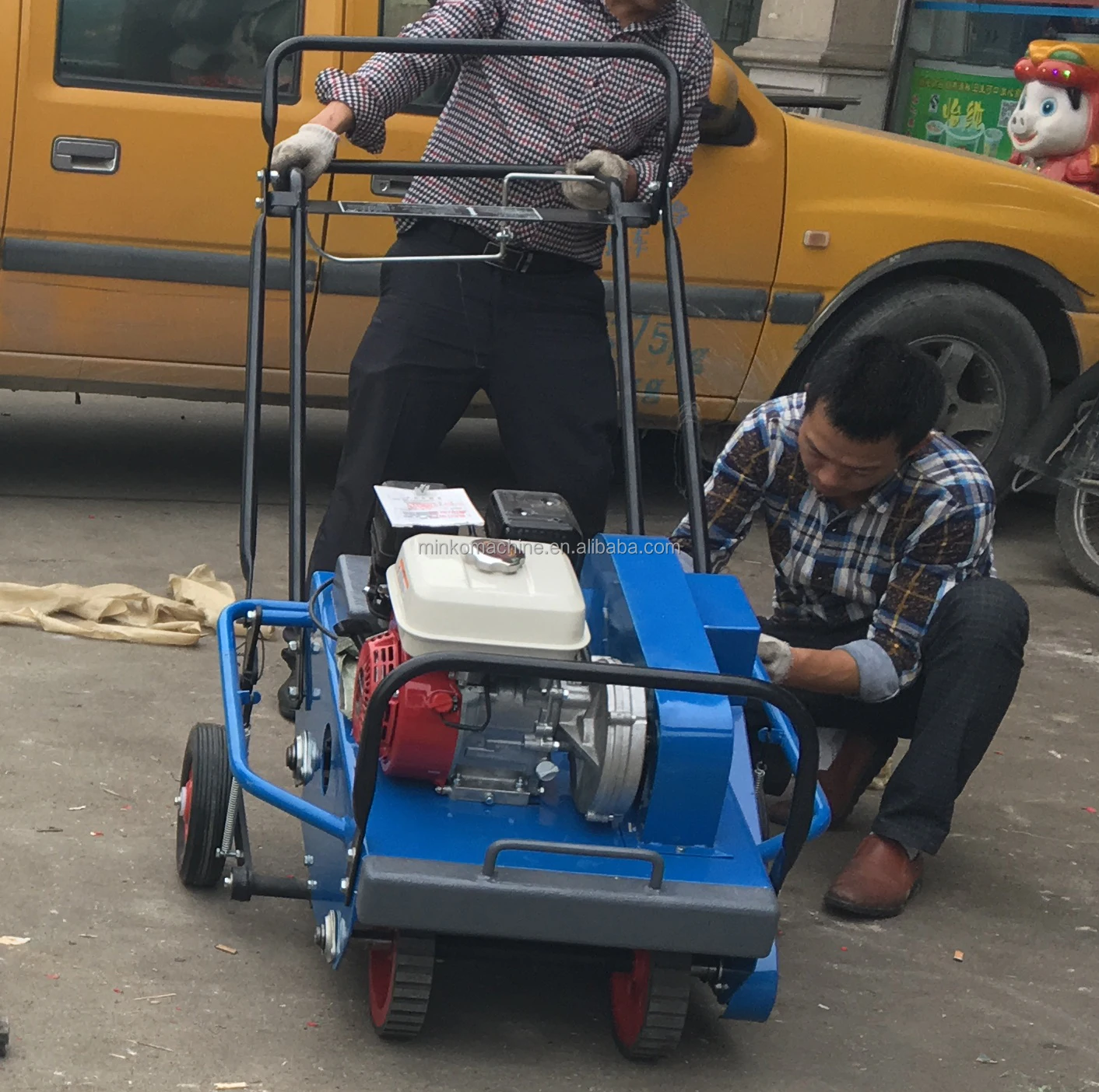 Garden Farm Petrol Turf Aerator Lawn Coring Machine Lawn Hole Punching ...