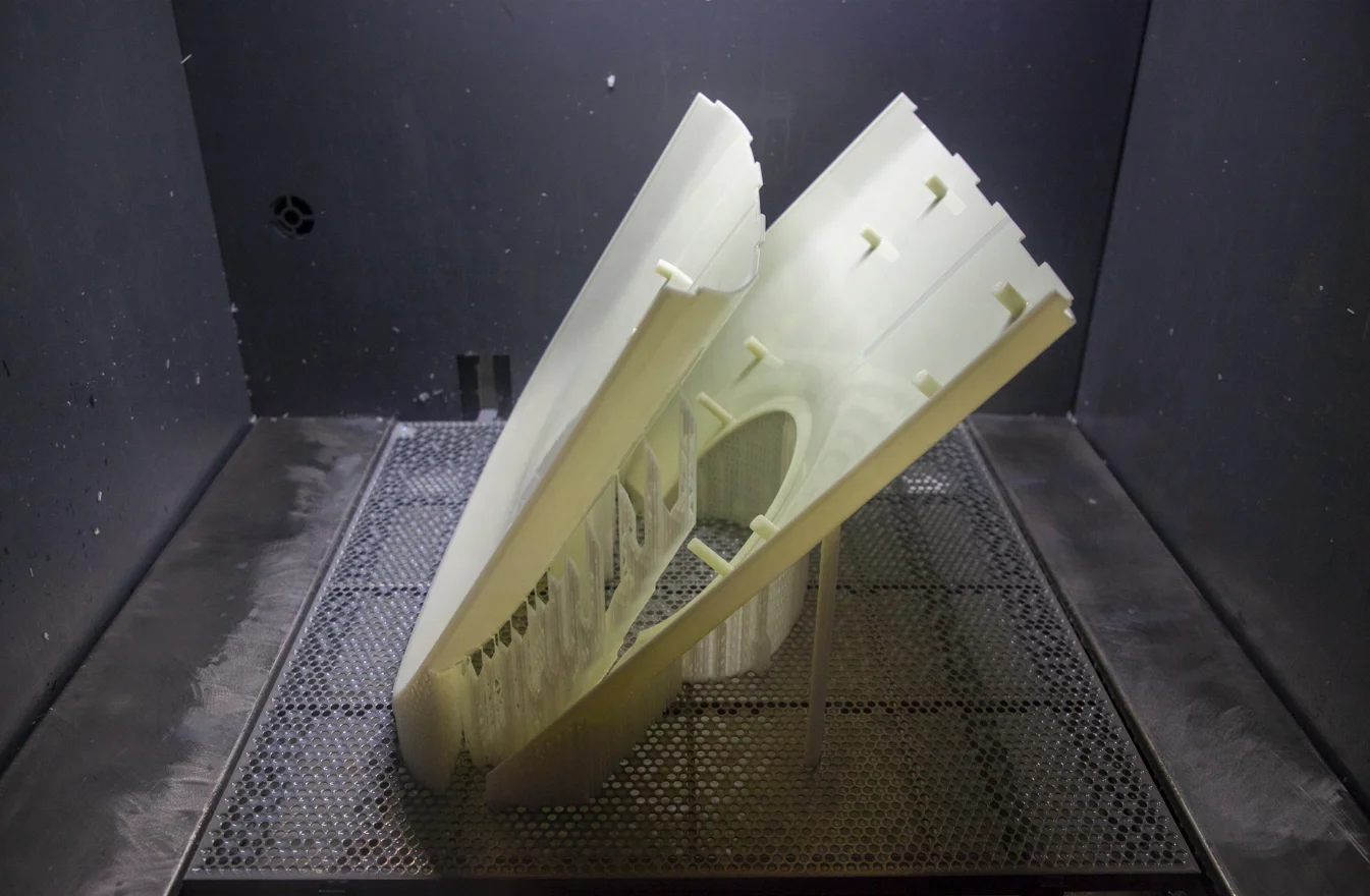 Alibaba.com: 2400mm build size, SLA resin and wax jet 3D printing, CE ...