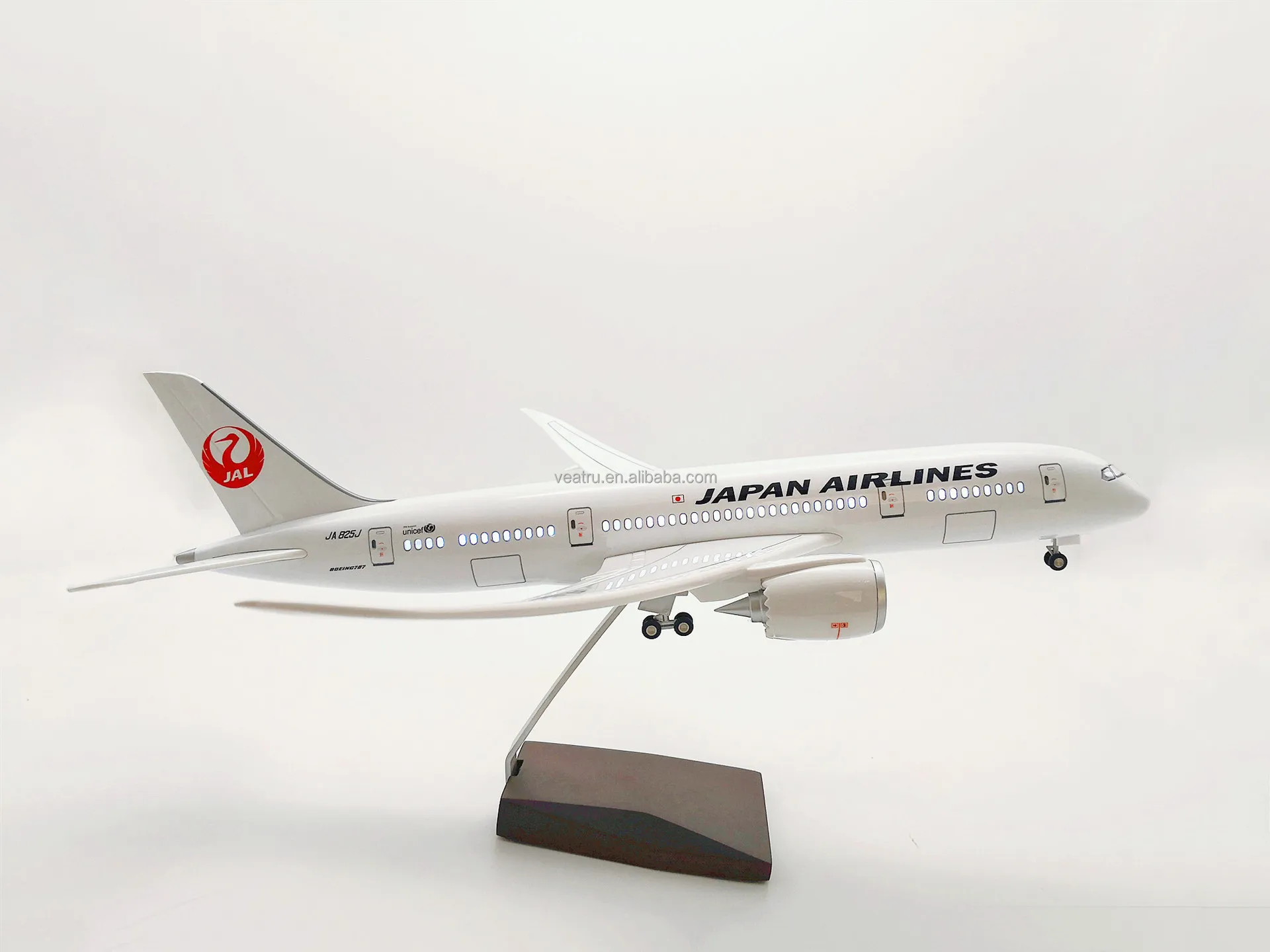 Boeing 787 Japan Airlines Model - Eco-Friendly Diecast Toy