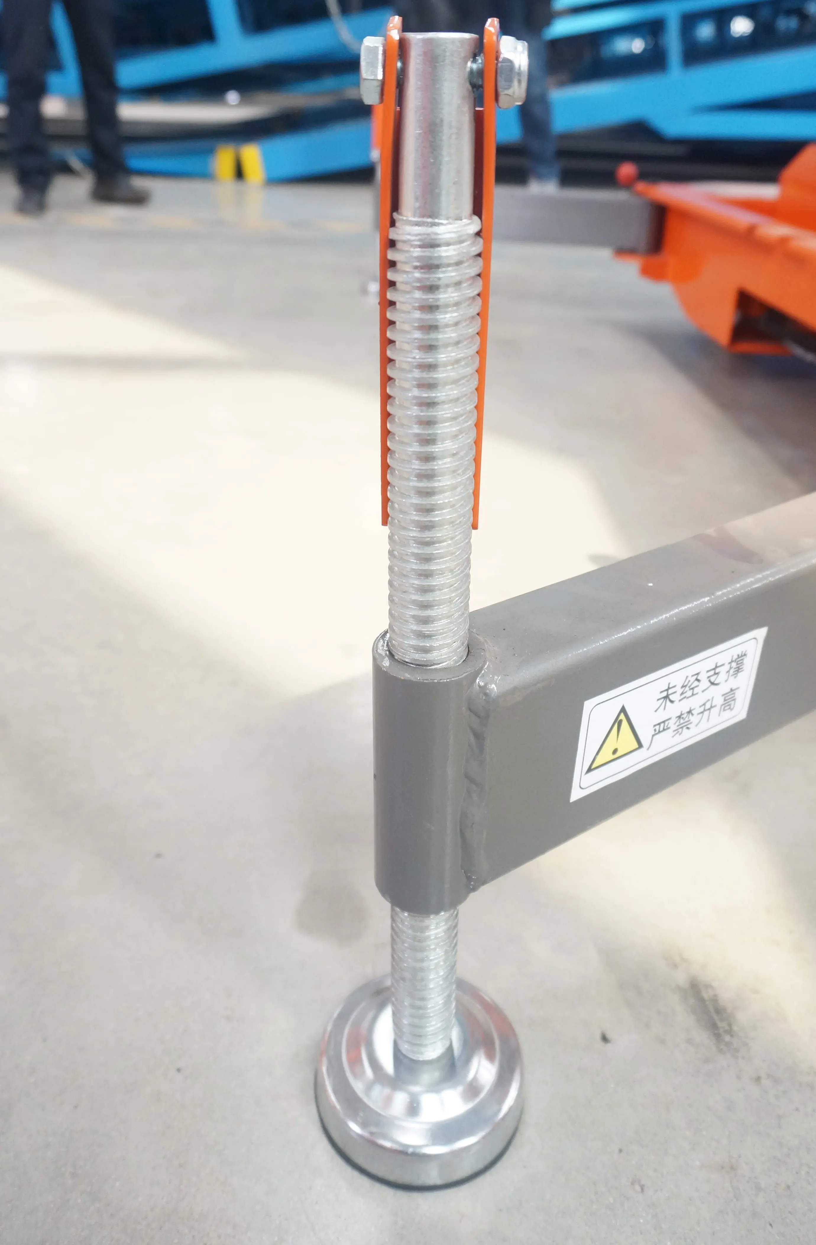 Small Aerial Mobile Lift Hydraulic Single Mast Aluminum Alloy Man Lift ...