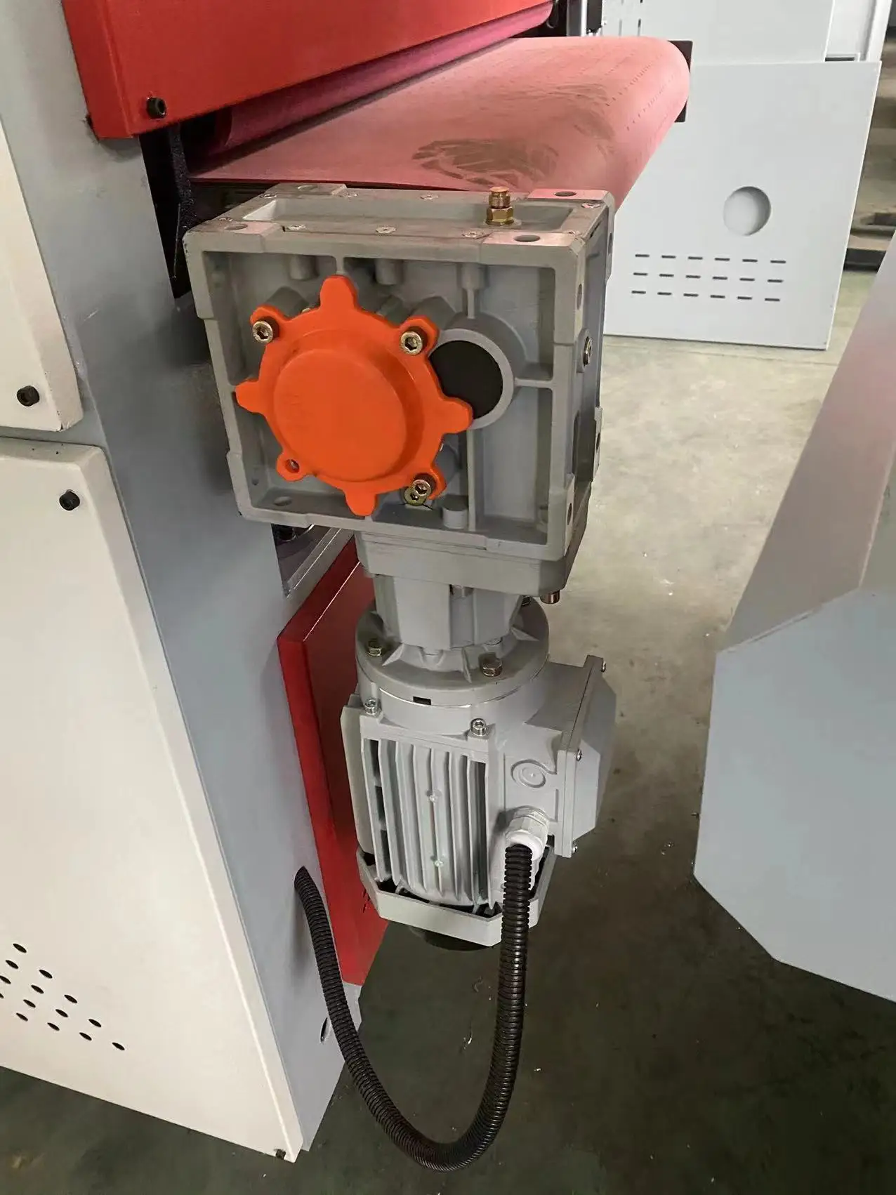 Automatic Wide Belt Sander For Precision Aluminium & Stainless Steel ...