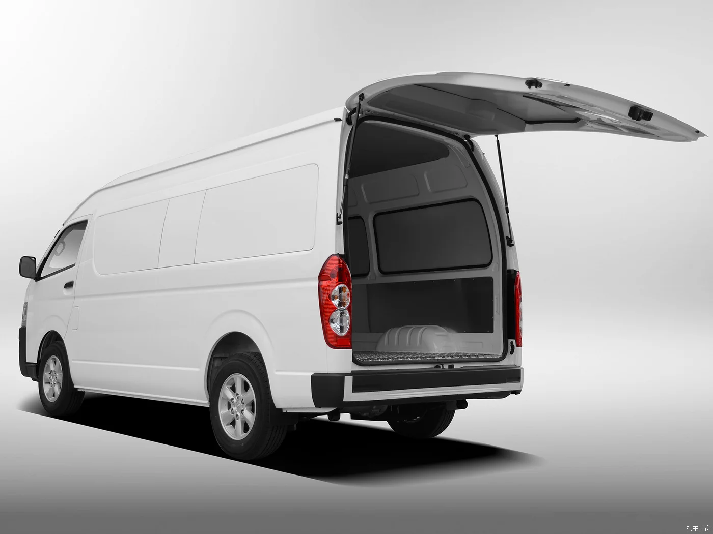 KMB HIACE EA6 Electric Bus - 17 Seats, 300km Range