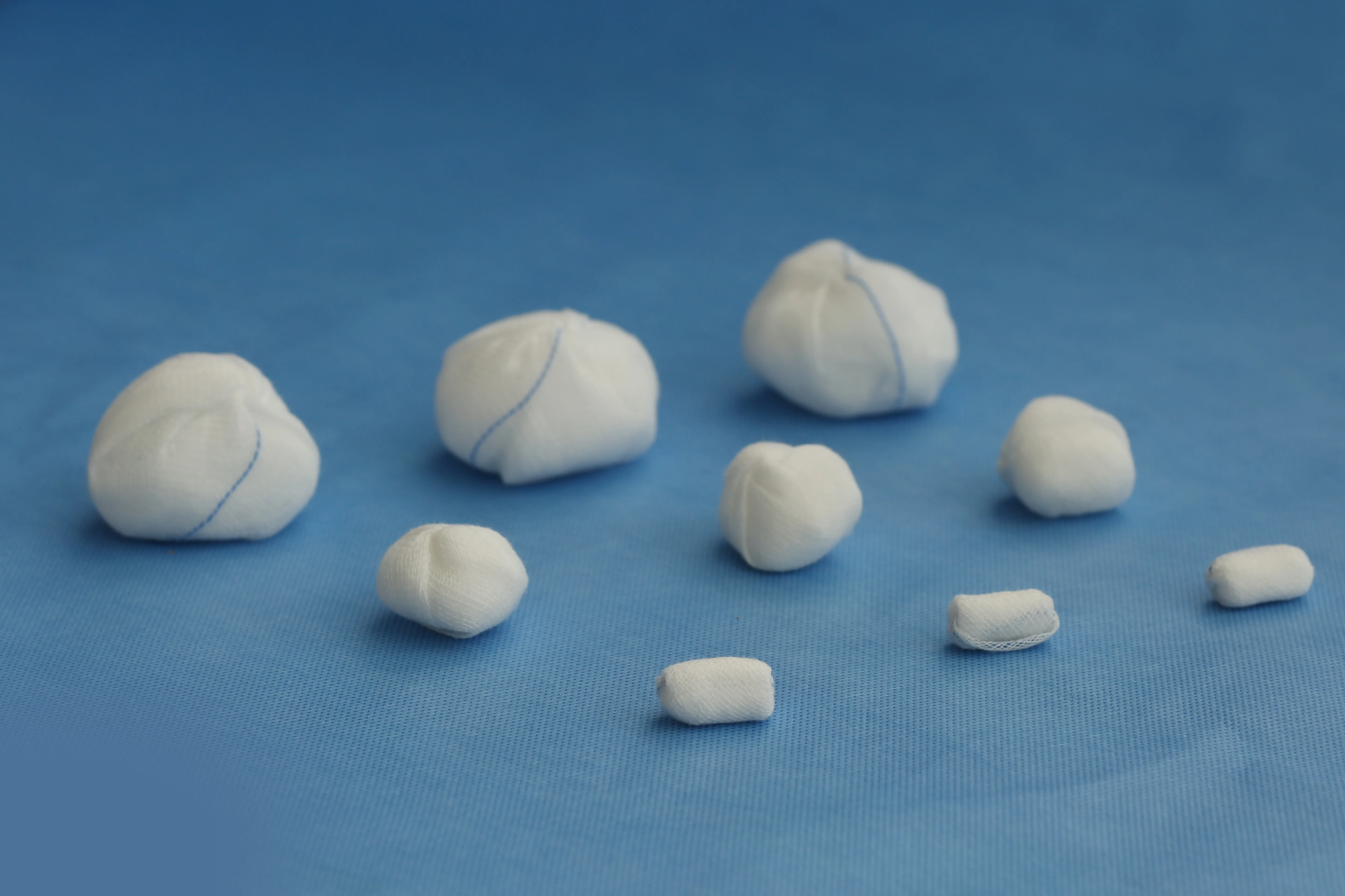 Hemostatic Cotton Gauze Balls for Wound Care - FOMED