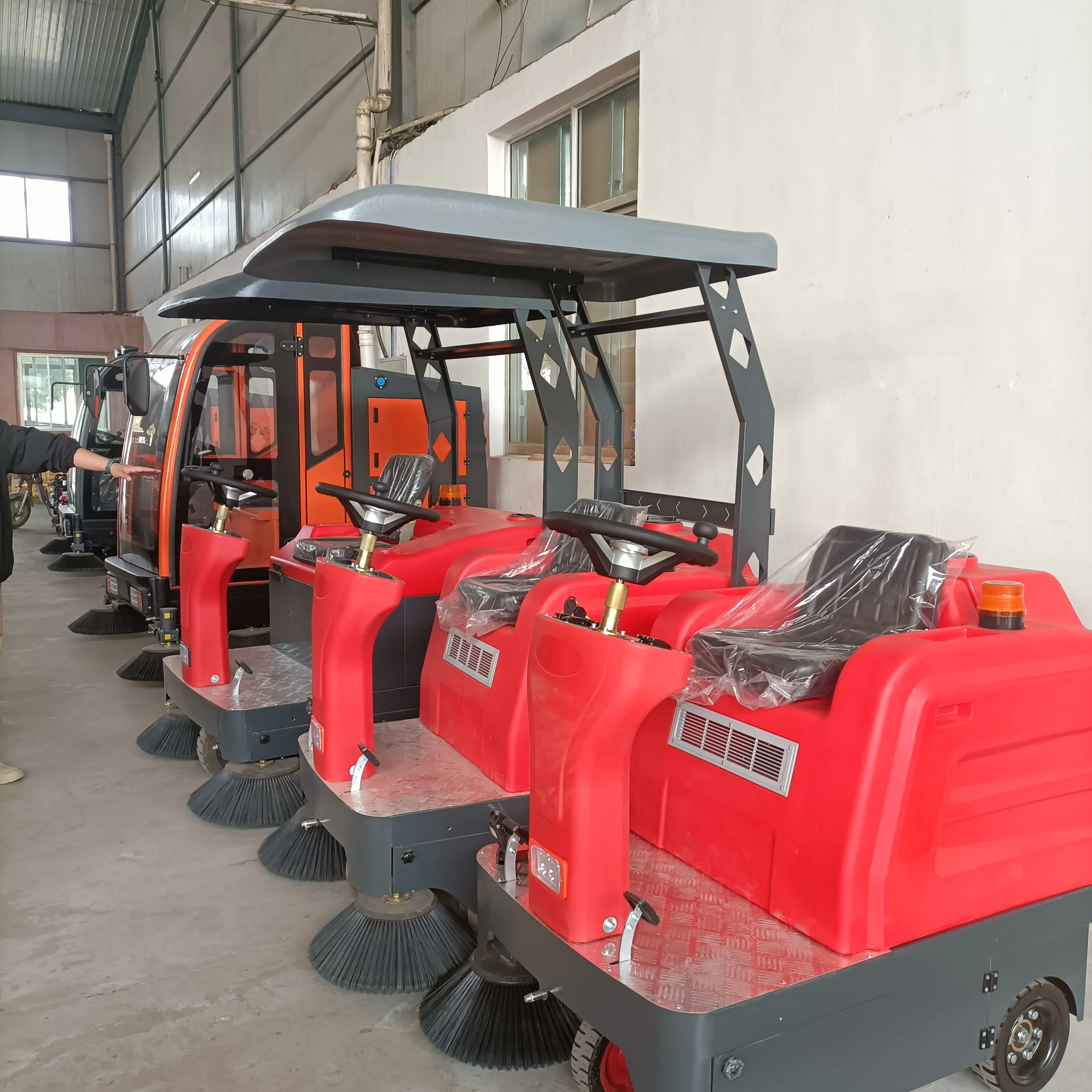 Model 2300 Large Floor Cleaning Machine Compact Street Sweeper For ...