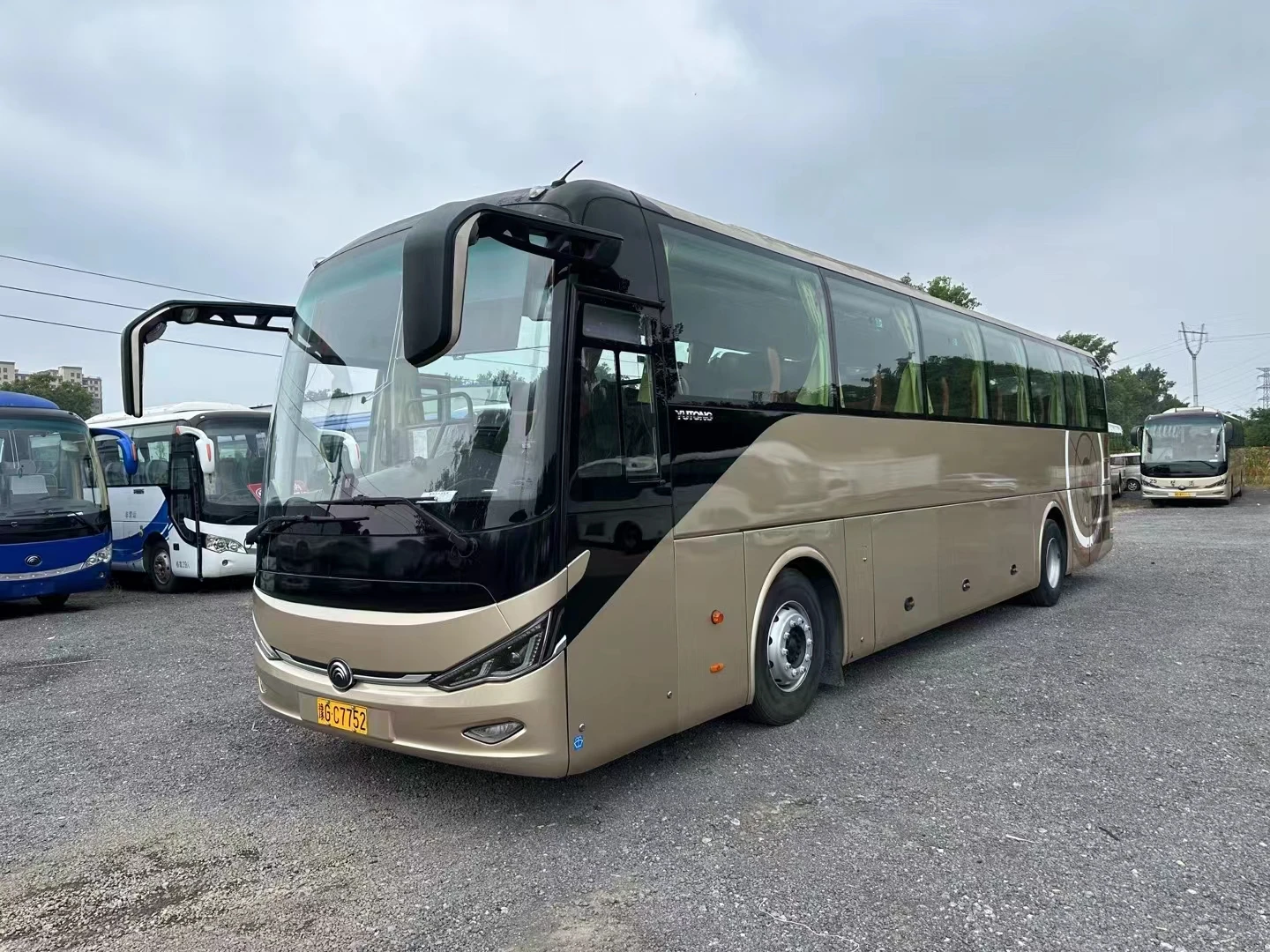 Best Selling Used Youtong Luxury Bus - 52 Seats for Sale