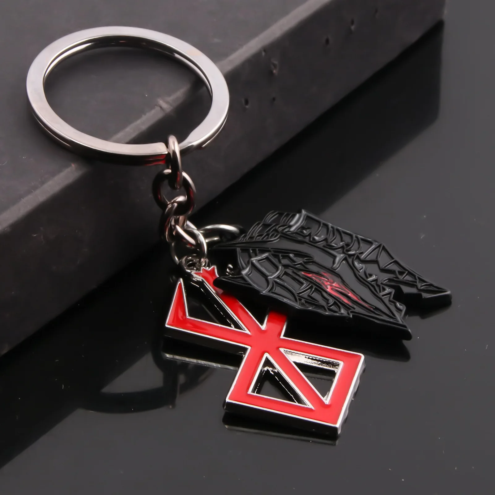 Hot New Berserk Metal Key Holder Keychain Anime Keychain Toy Cosplay ...