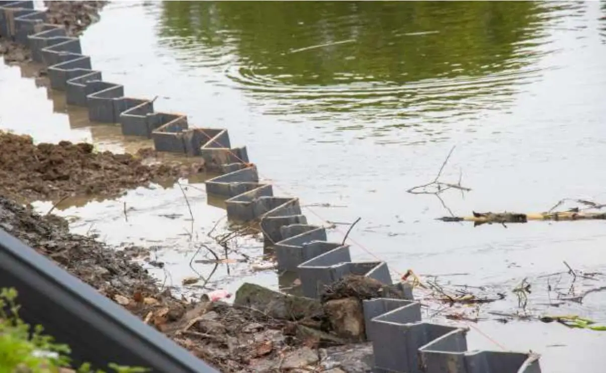 Plastic Sheet Pile Pvc Plastic Piling Su718 10mm Thickness For Cut Off ...