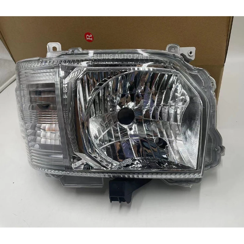 Auto Parts Body Kits - Clear Lens Headlight for Toyota Hiace