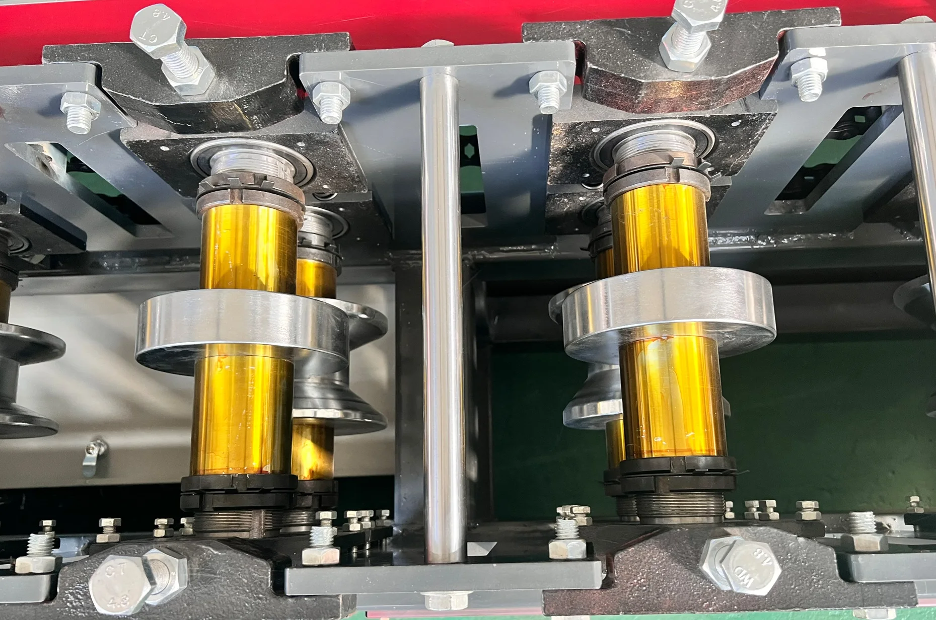 Galvanized Steel Metal Roof Rain Gutter Roll Forming Downpipe Making ...