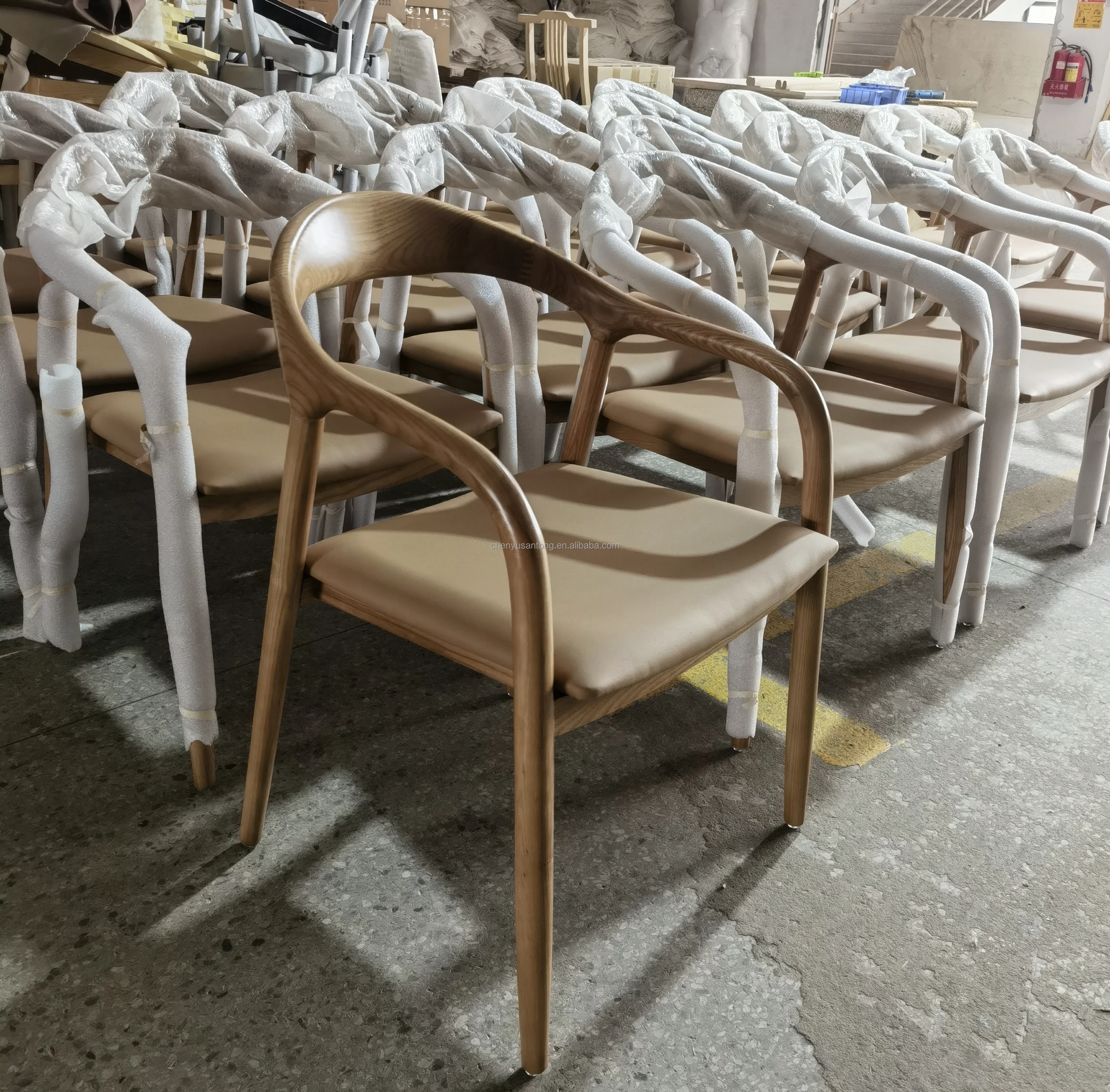 Cheap Solid Wood Dining Chair Ash Wood Chair Reasonable Price for High Quality Customized