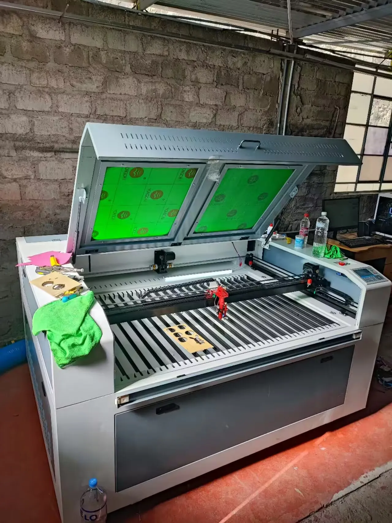 20mm Acrylic Cutting Machine 150w Co2 Laser Engraver Cutter 1390 Cnc ...