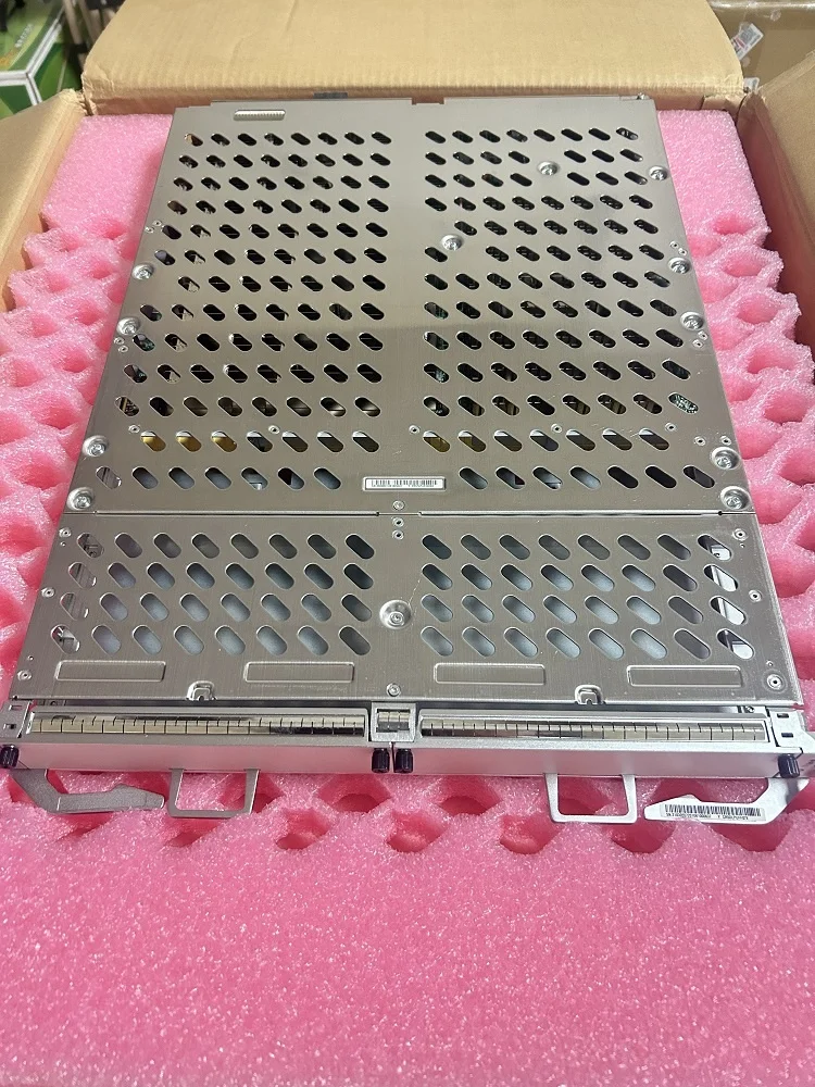 02355MLW CR8P08BASAD8 Netengine 8000 X8 - High Capacity Router