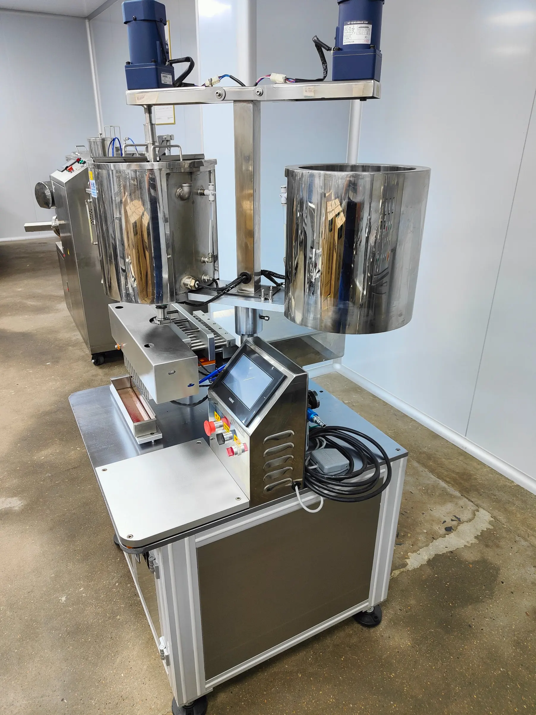 Semi-auto 10 Heads Lipstick Lip Balm Paste Jacketed Heating Filling ...