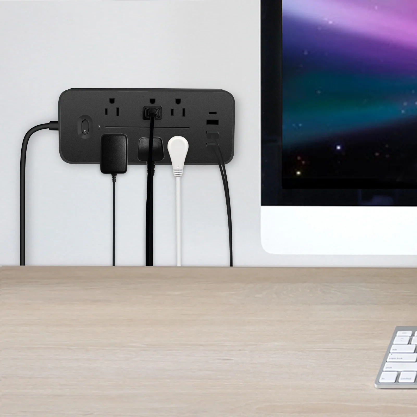 US Surge Protector with 3 USB Ports & 6 Outlets - 10A 110V