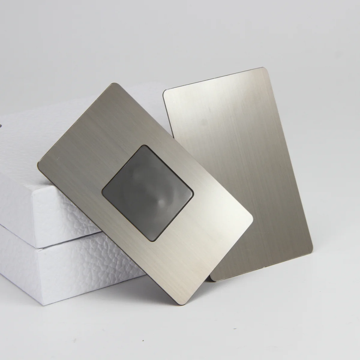 Custom Etching Logo VIP Metal Gold Card Diamond Inlay