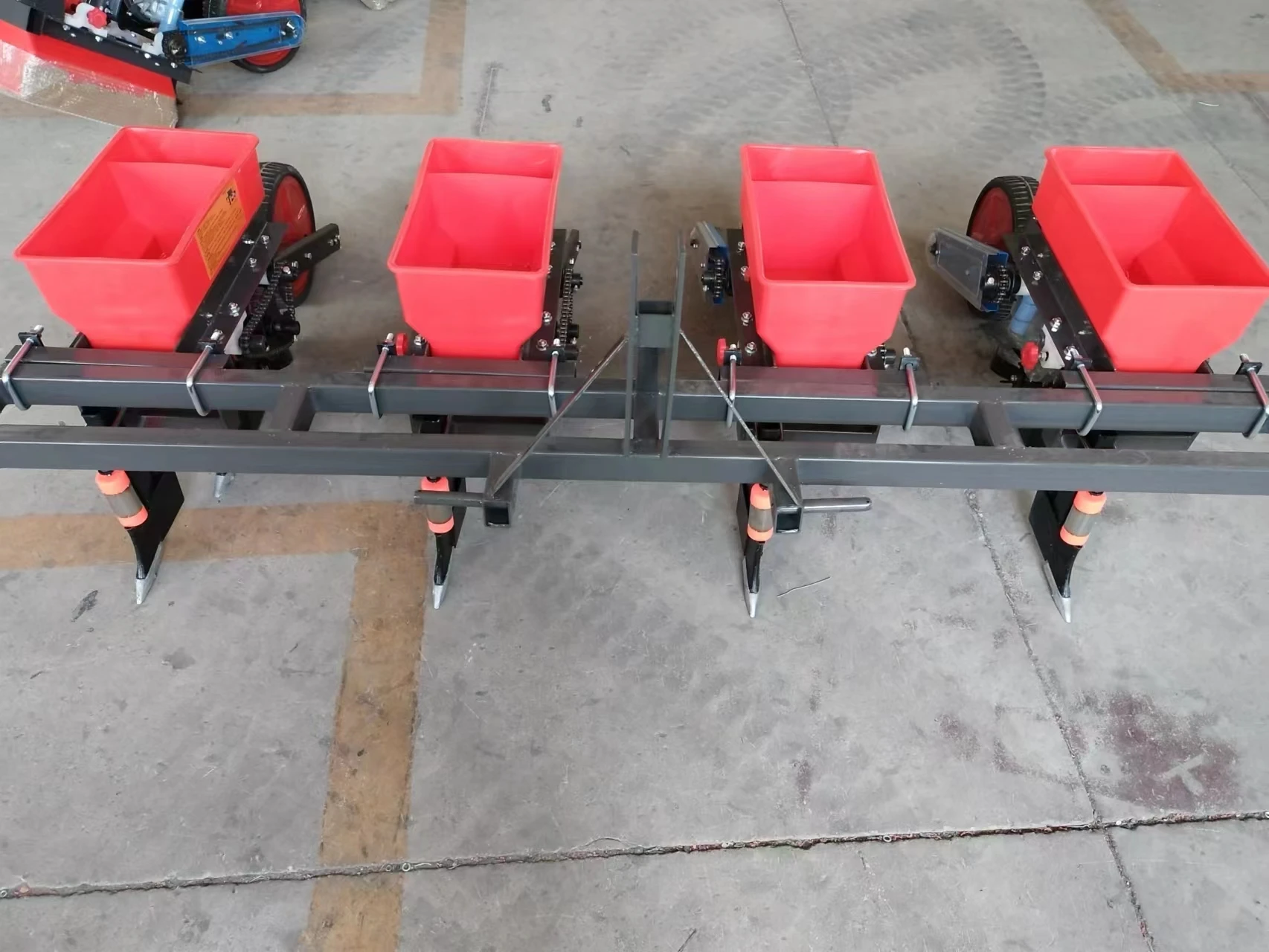 4 Rows Maize Planter for Tractor - Fertilizer Corn Seeder with ...