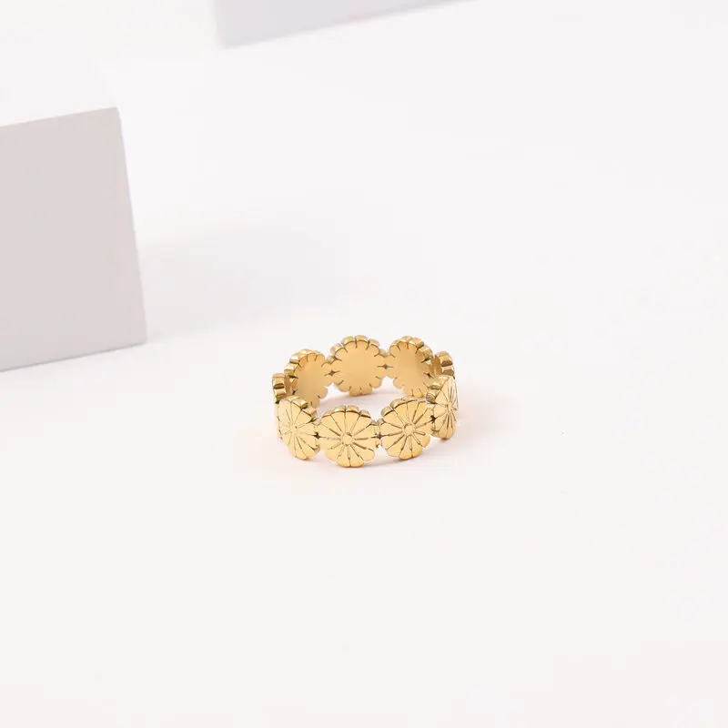 High End 18k Plain Gold Daisy Rings Stainless Steel Trendy Simple Gold ...