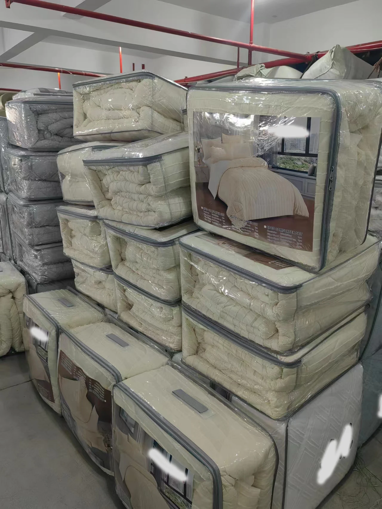 Luxury Bedding Comforter Sets - Plush Velvet Designs