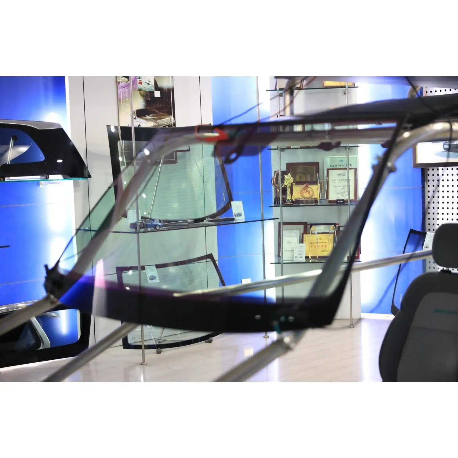 Alibaba.com: GTY FW03559 Auto Windshield for MAZDA, laminated front car ...