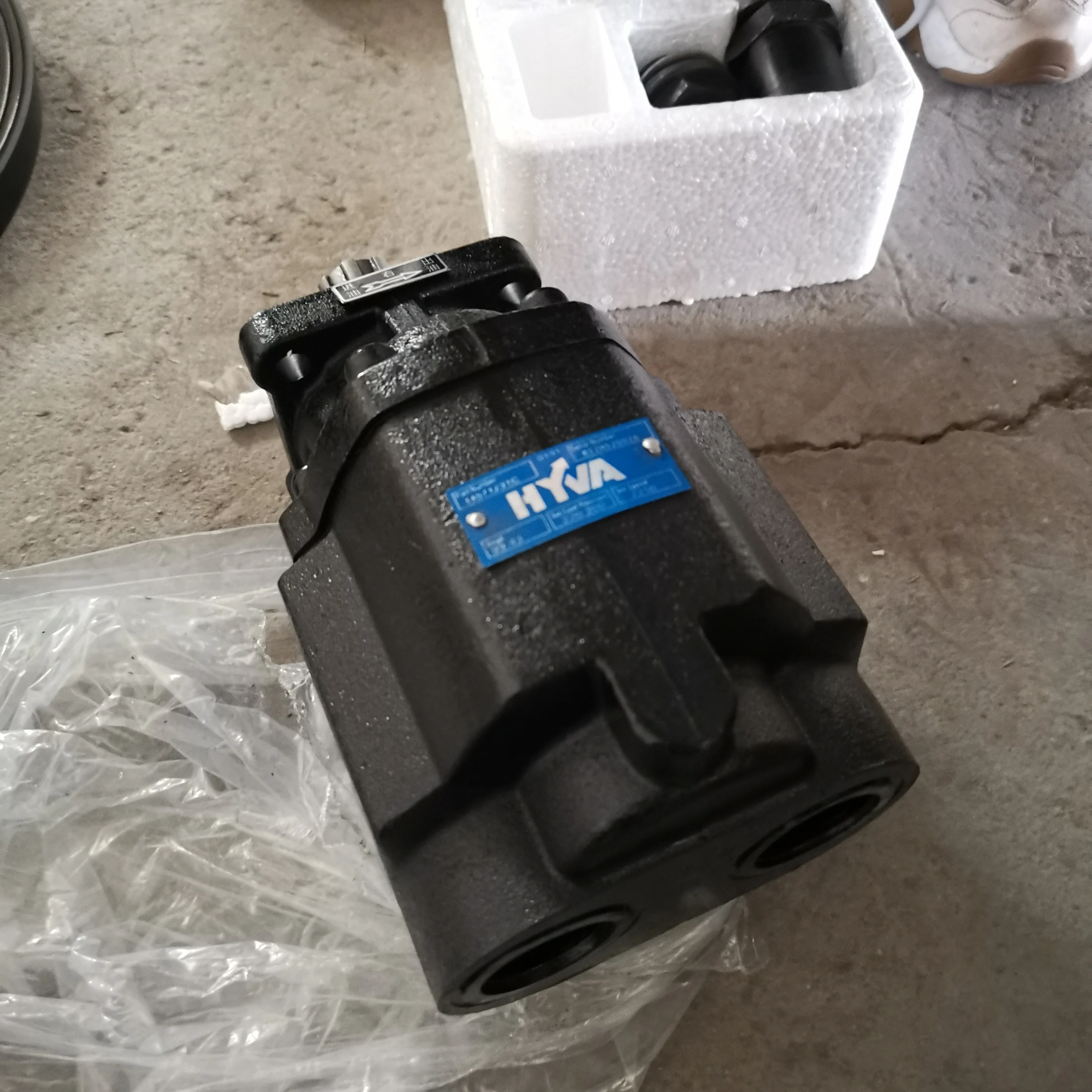 Sinotruk Howo Shacman Spare Parts 145711231c Pto Pump,Hydraulic Gear ...