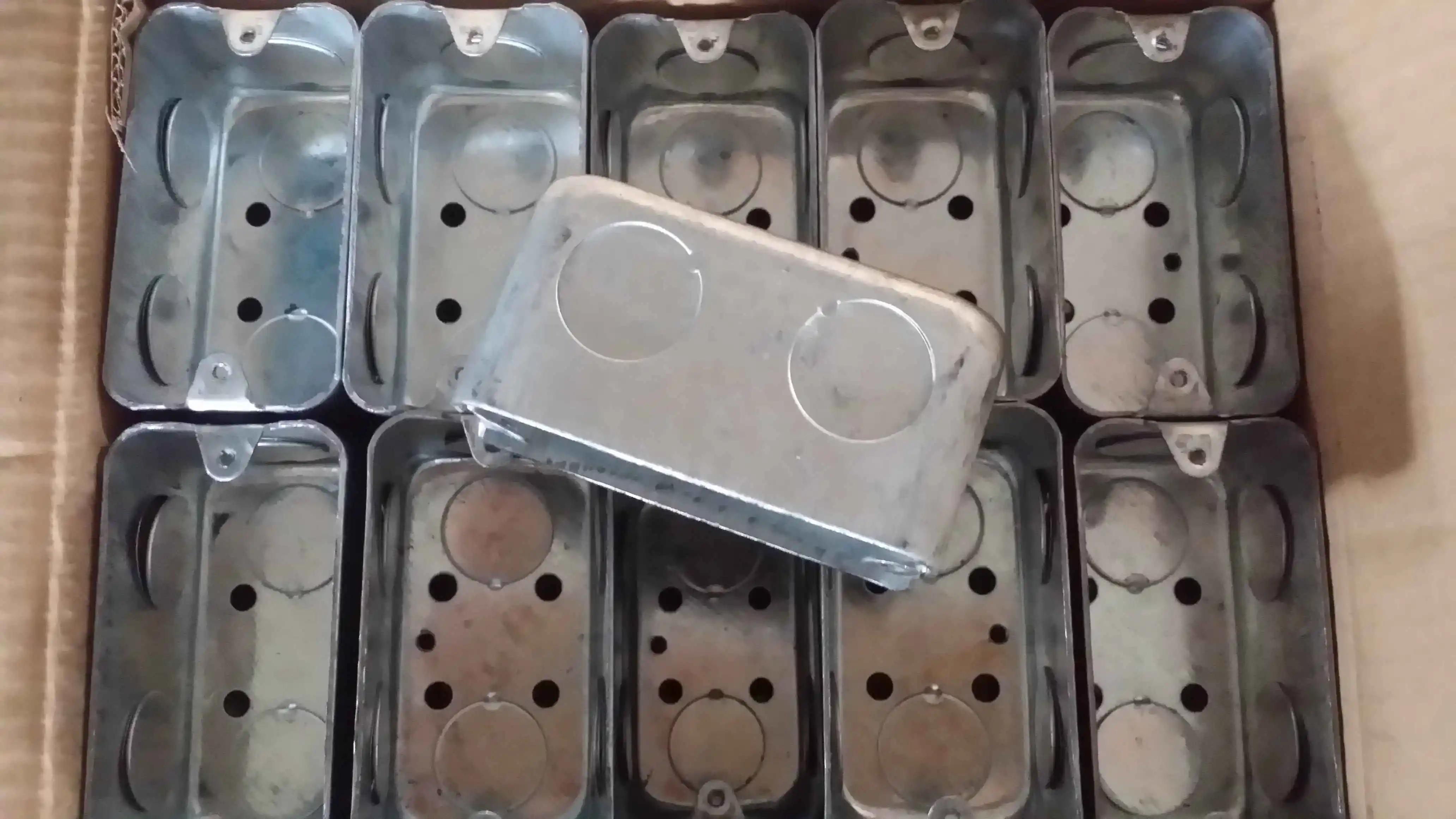 4x2 Conduit Handy Box Rectangular Box With Knockout Pre-galvanized ...