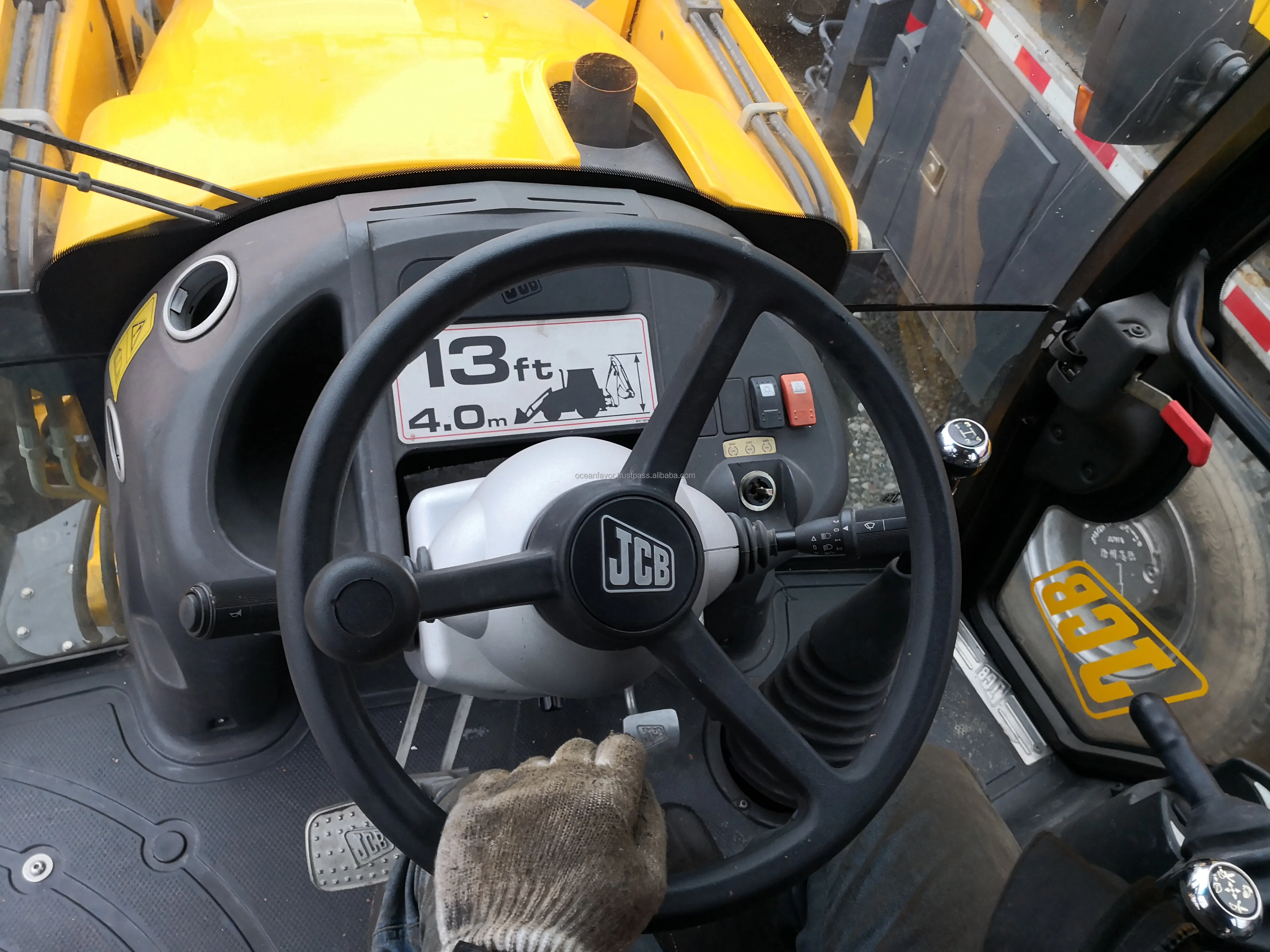 JCB 3CX Backhoe Loader - Versatile & Durable Construction Equipment