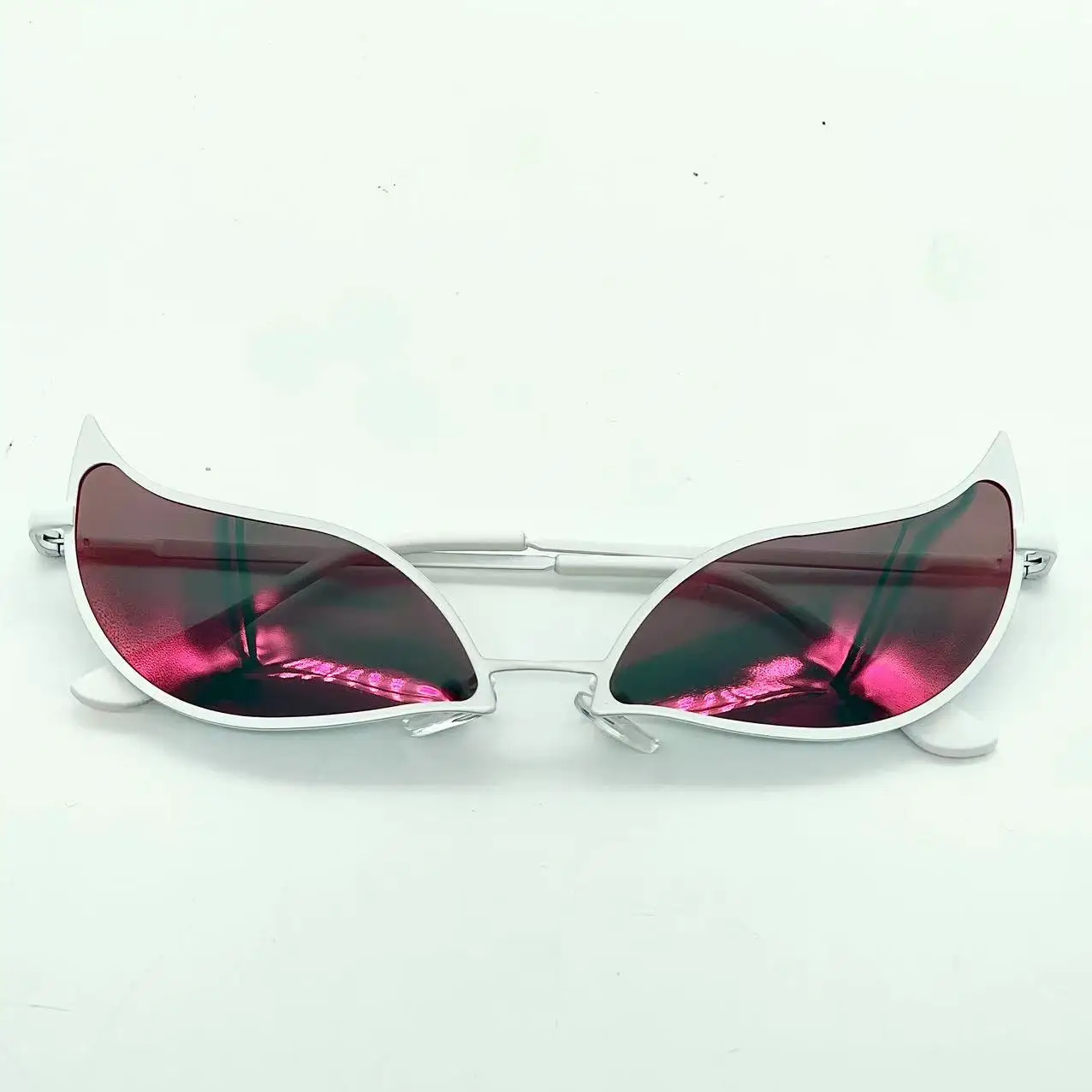 Anime One Piece Doflamingo Joker Tech Punk Style Cat Eye Sunglasses Men ...