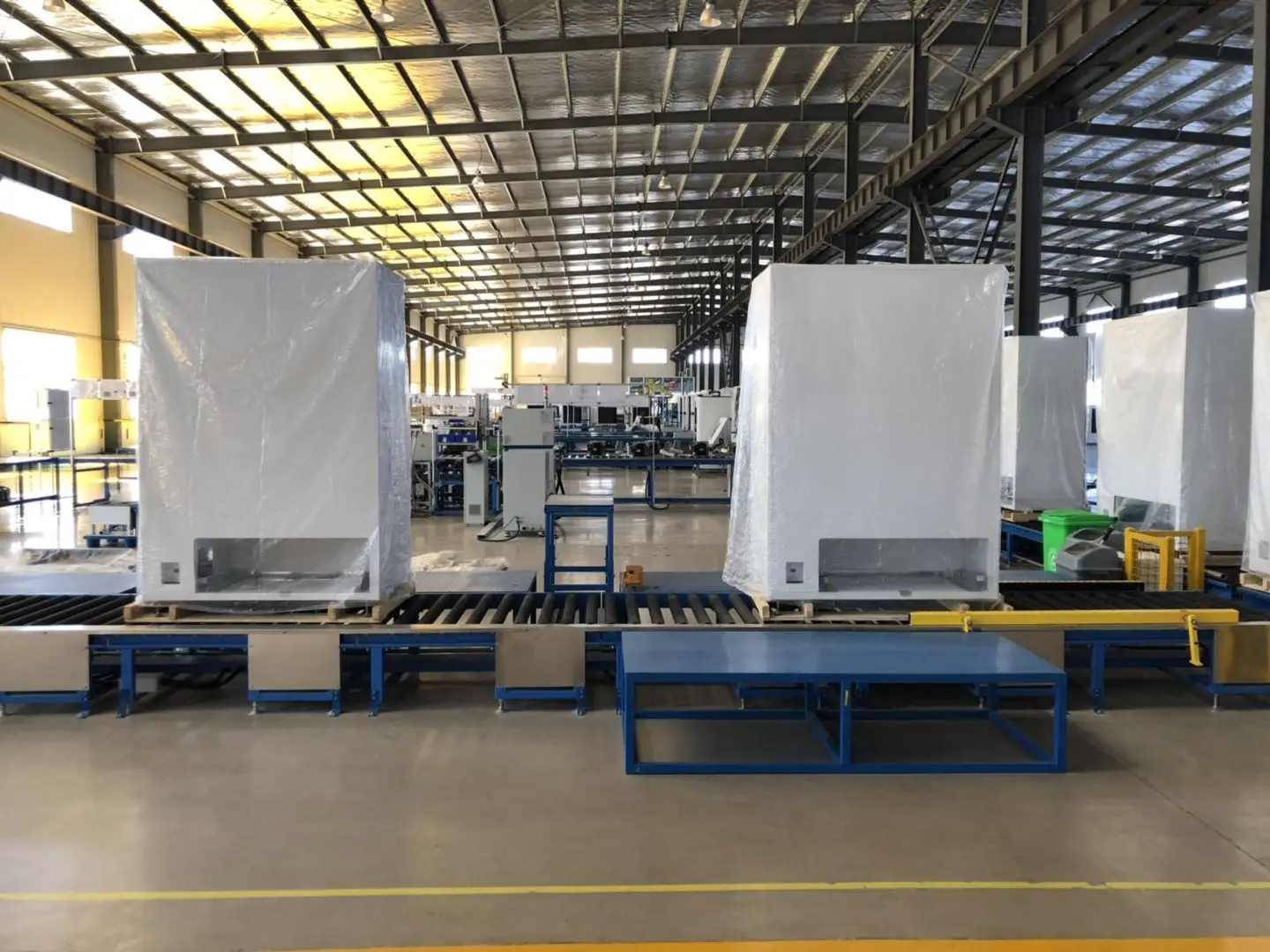 Grid Vending Machine for Beauty Products - Automatic Locker