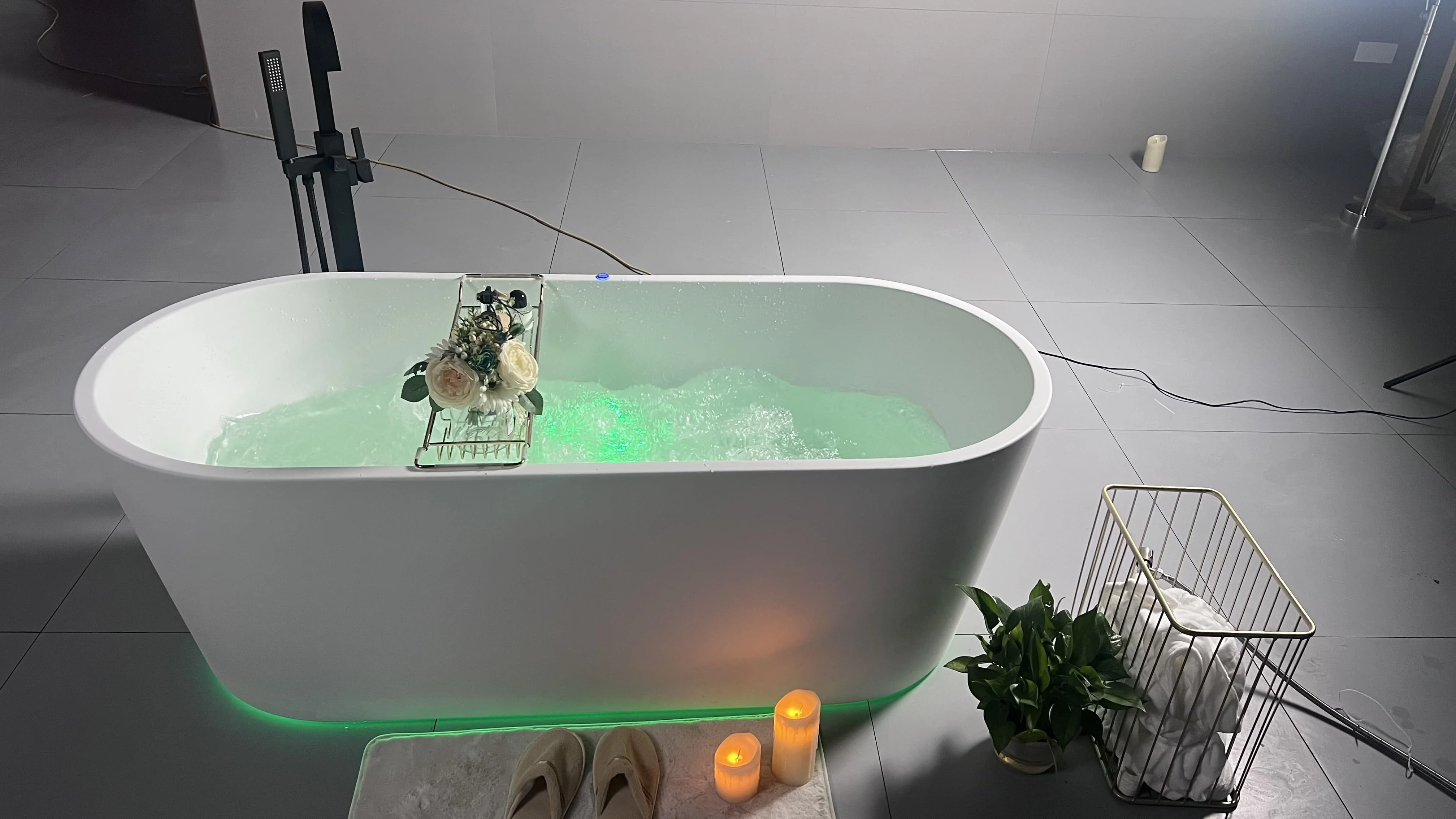 Modern White Acrylic Freestanding Bathtub with LED Light Air Bubble Jet ...