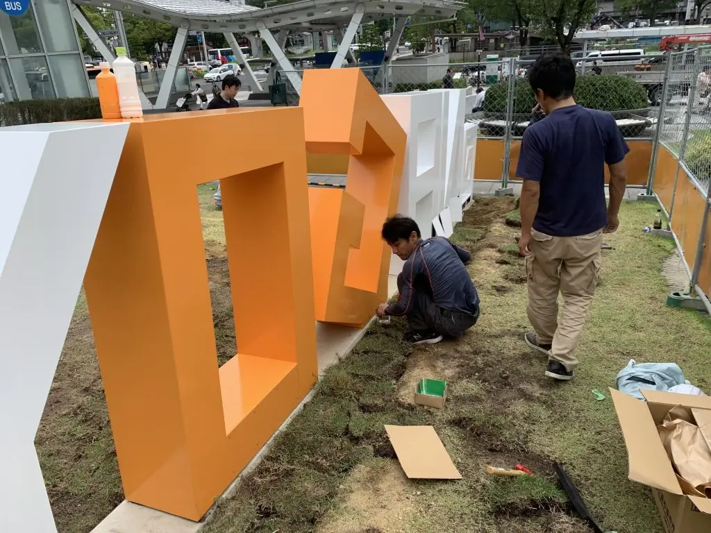 Rotating Monumental Custom Security Supermarket Design Outdoor Sign ...