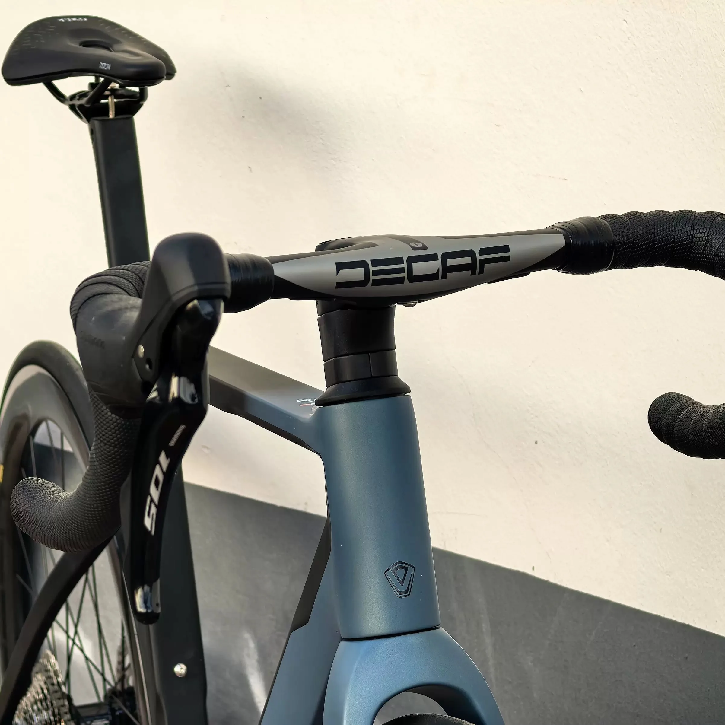 Java VOLATA Carbon Fiber Road Bike - 24 Speed Racing Bike
