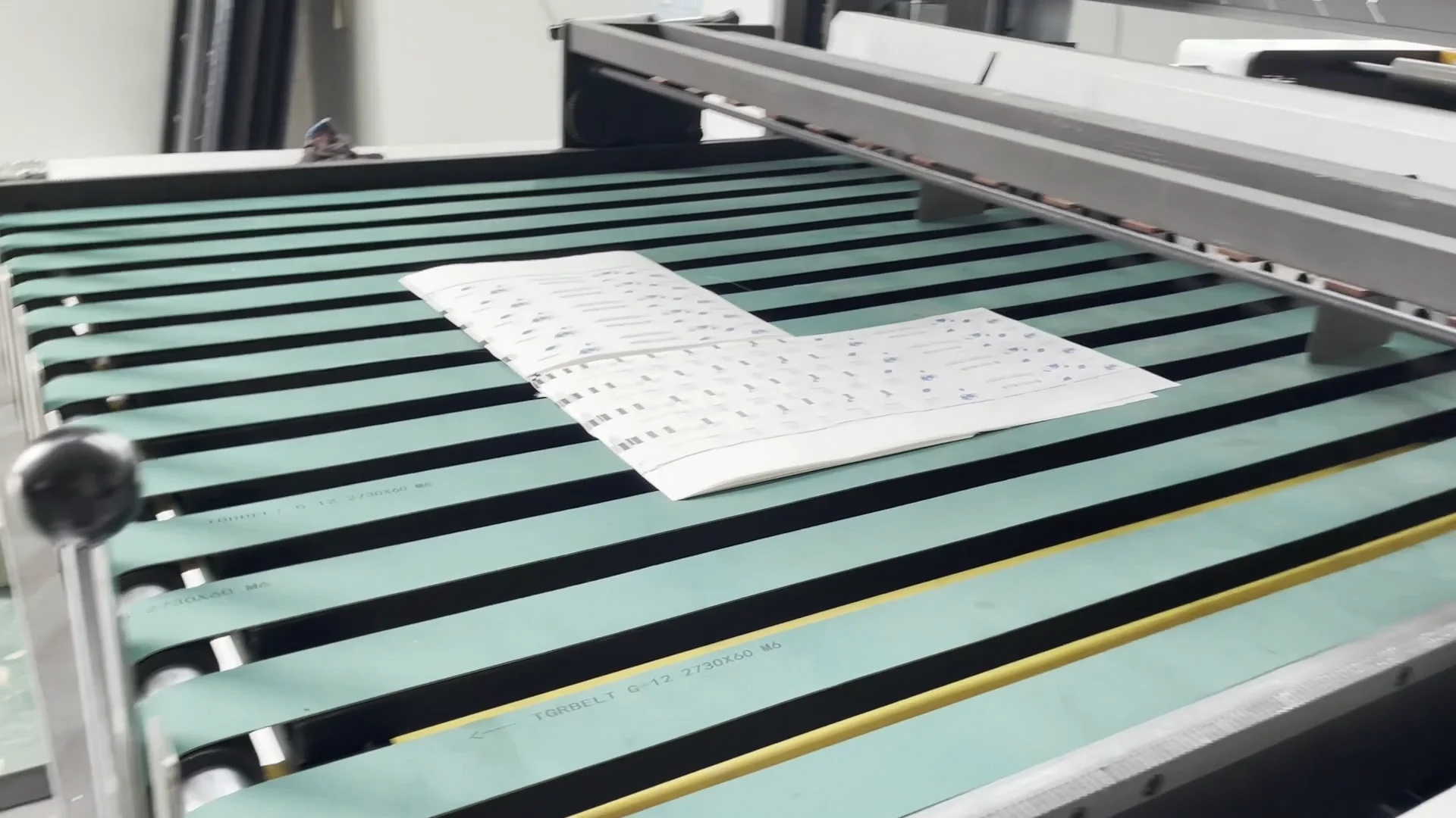 Sandwich Hamburger Wrapper Paper Roll To Sheets Cutting Machine With ...