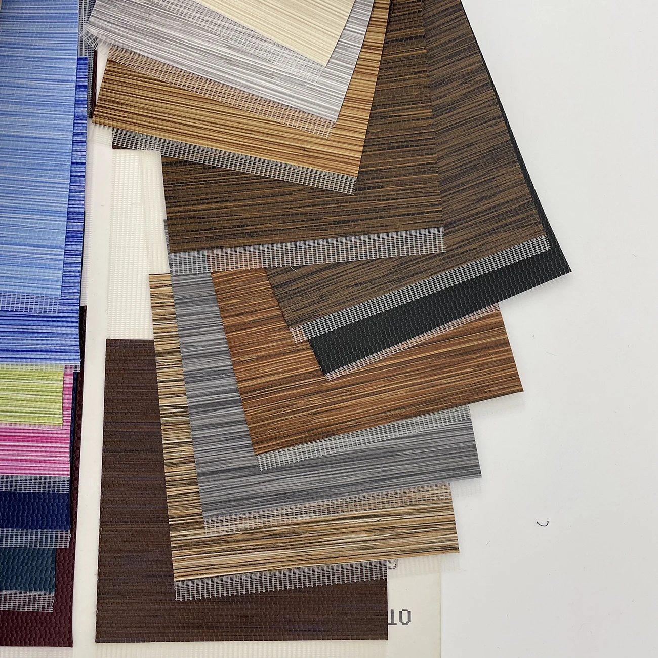 Customized Color B70 Polyester Blackout Zebra Roller Blinds Fabric For ...