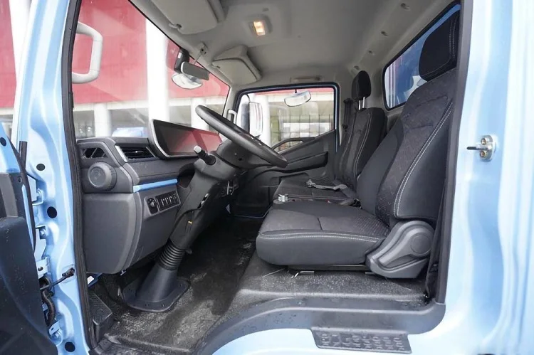 Dongfeng High-end Electric Cargo Box Truck Ev18 81.14kwh Long Mileage ...