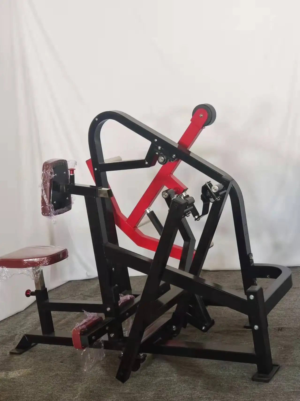 Gym Equipment - Seated Row Machine for Strength Training