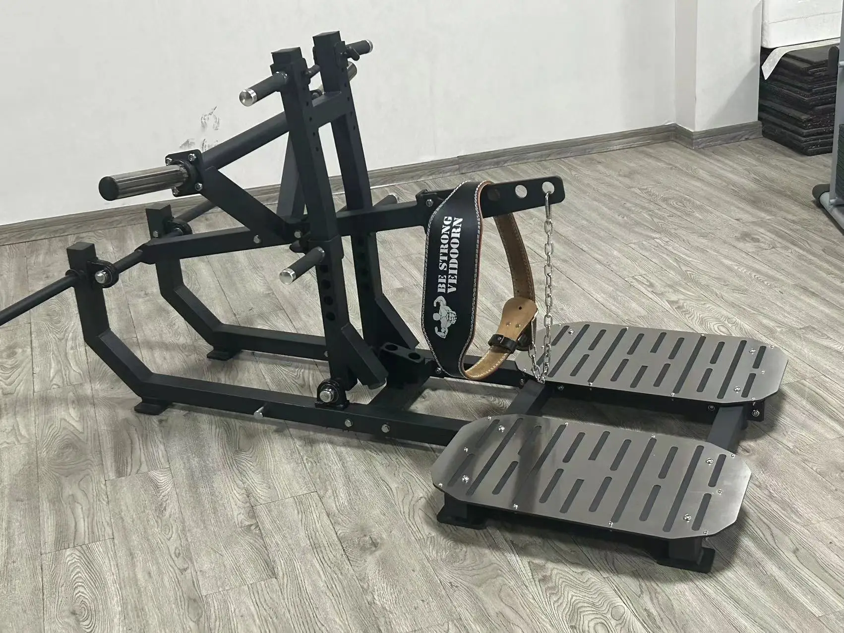 Commercial Use Steel Belt Squat Machine for Strength Training - OEM
