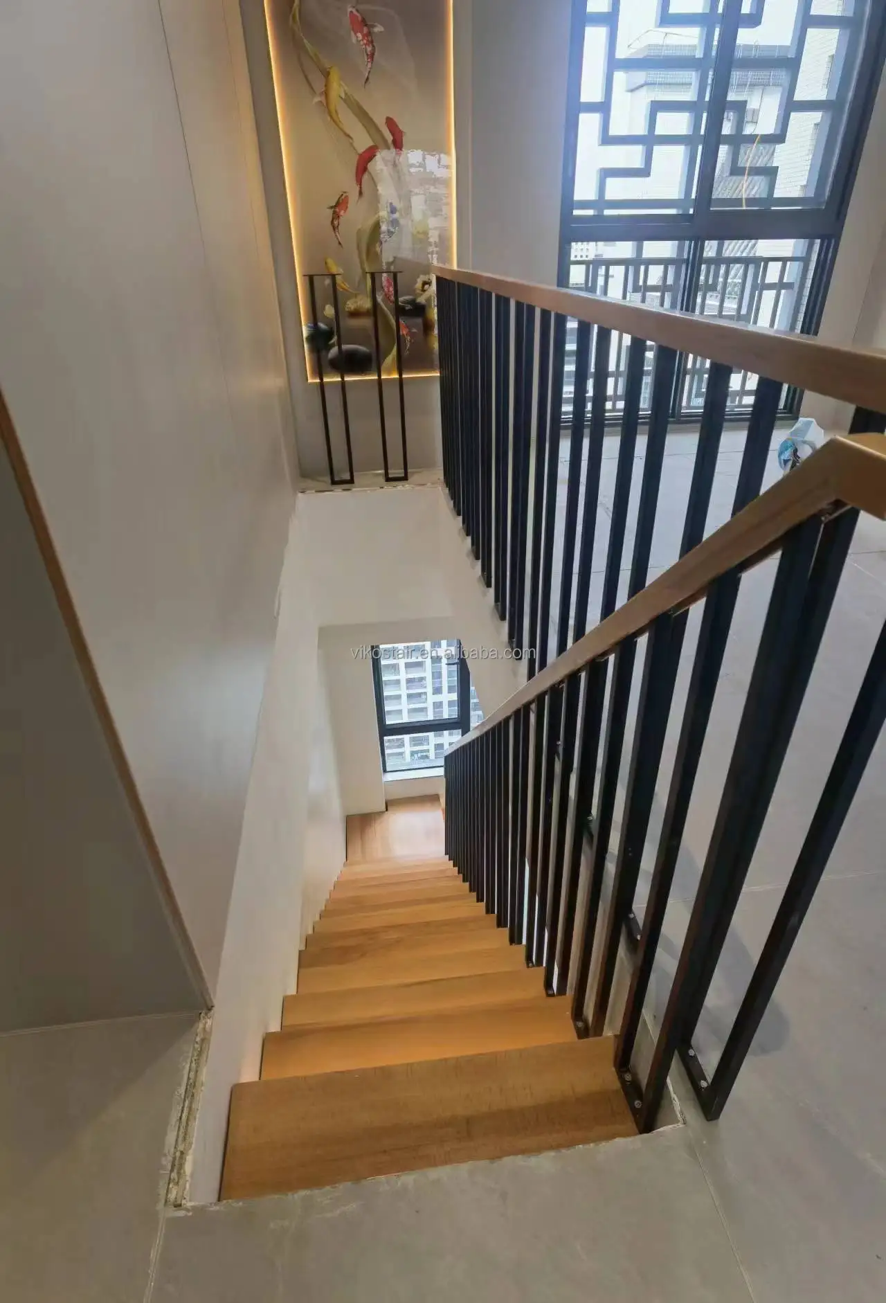 VIKO Single Stinger Modern LED Wooden Stairs Iron Railing